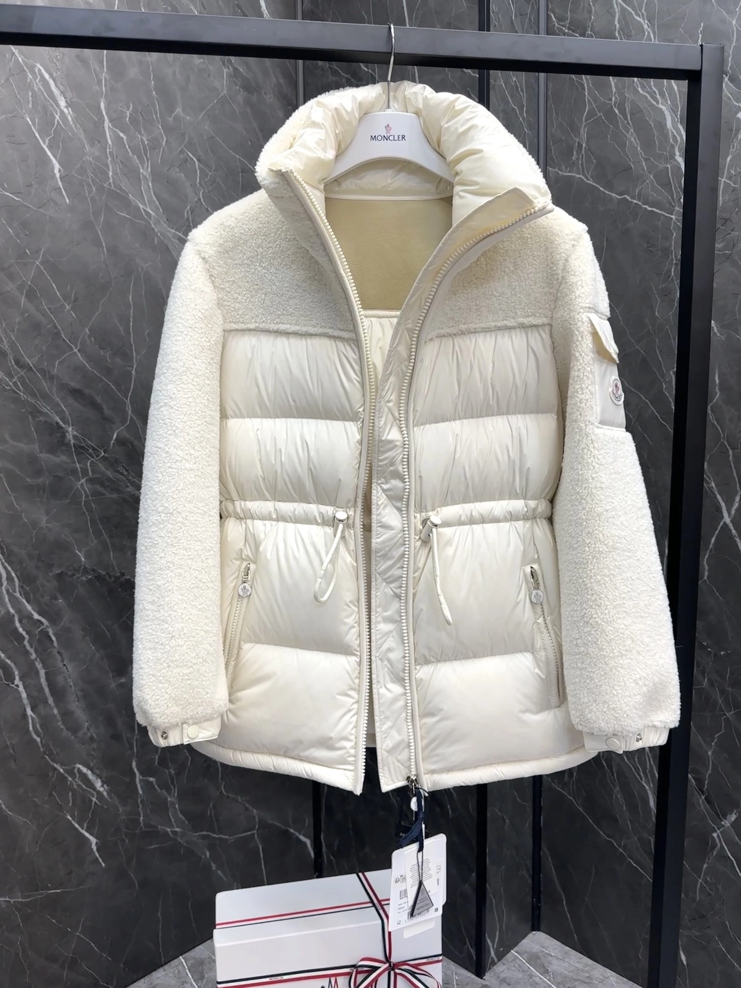Inexpensive Moncler Down Jackets