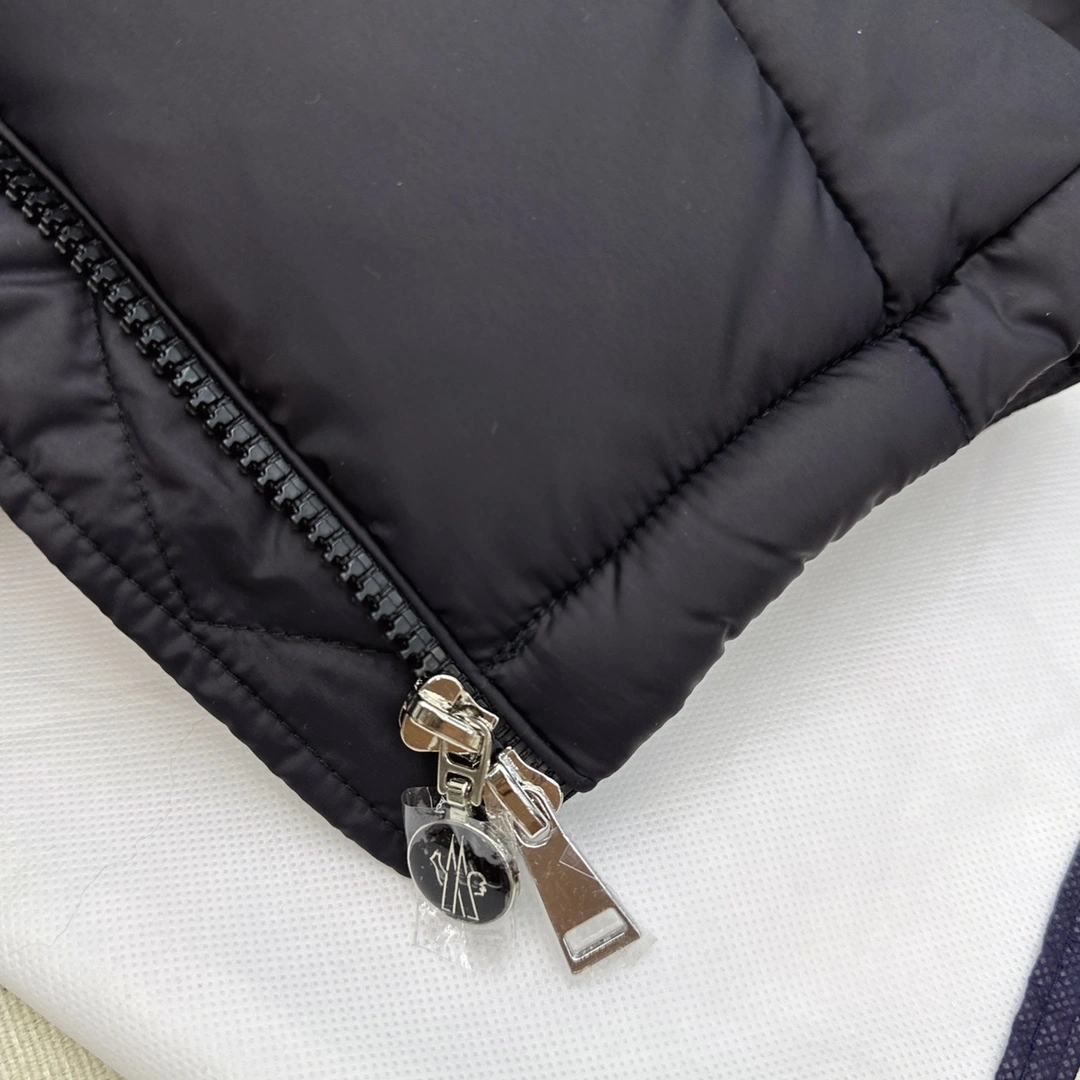 Low-cost Moncler Down Jackets
