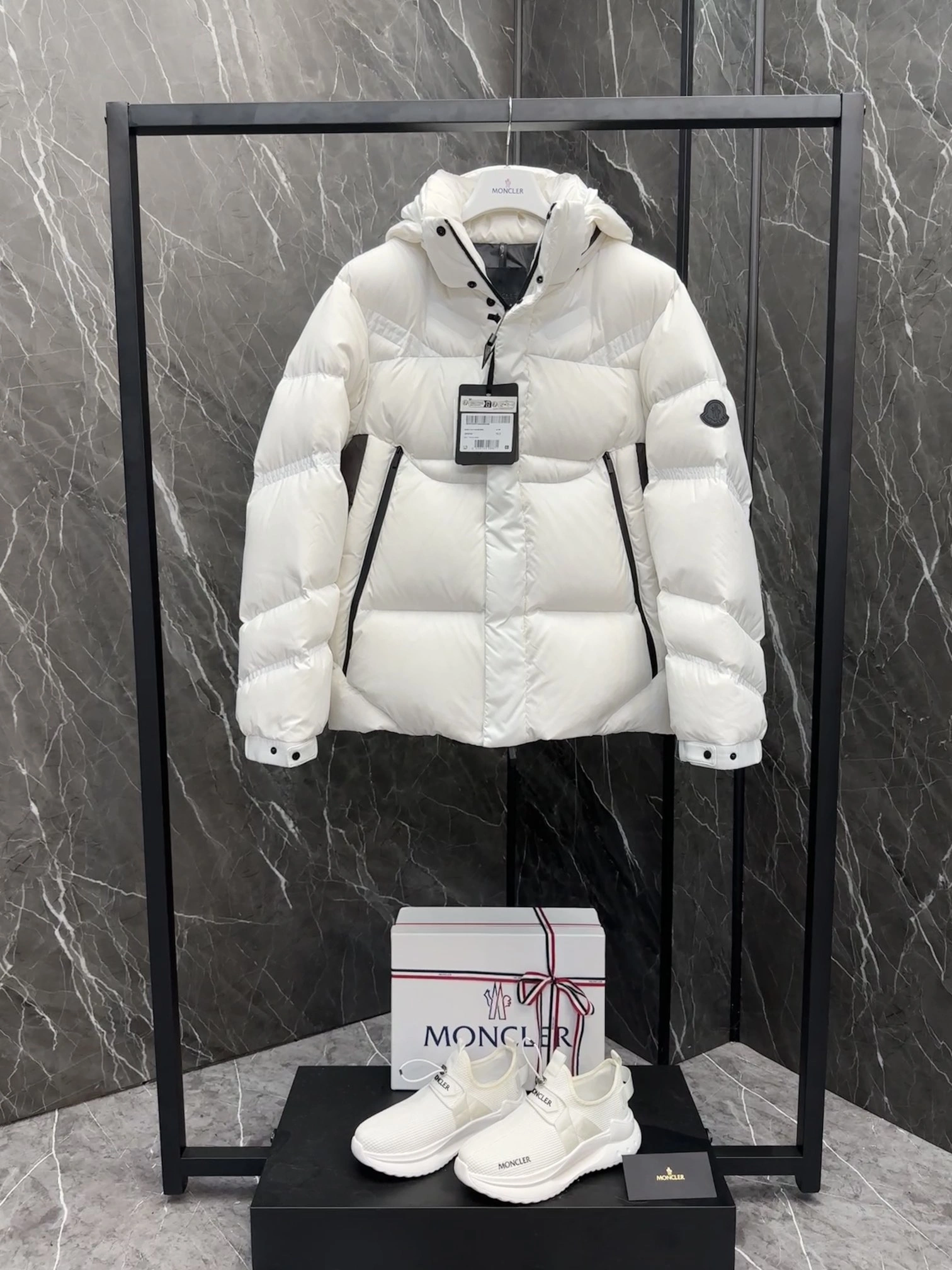 Exact replica Moncler Down Jackets