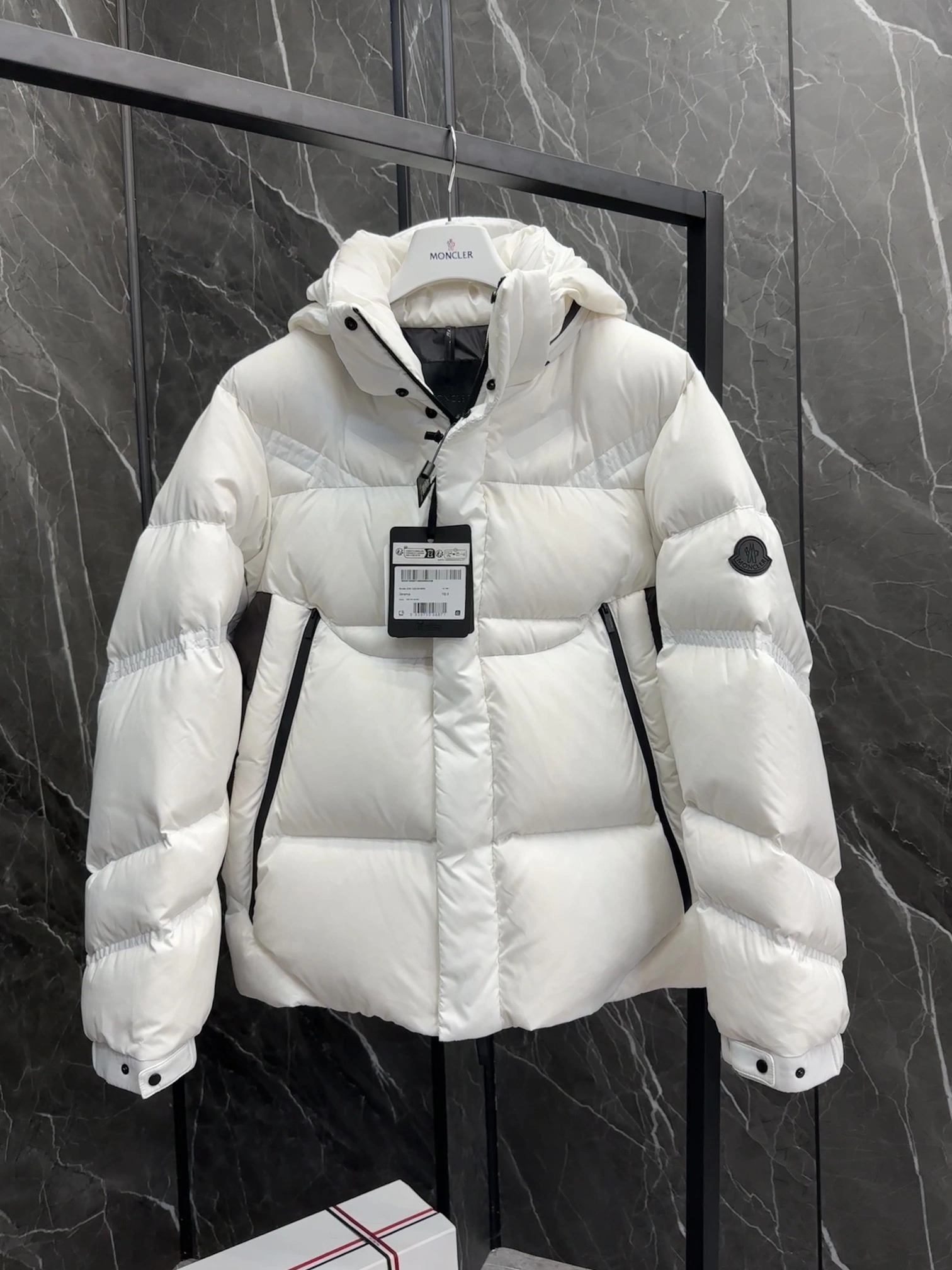 Exact replica Moncler Down Jackets