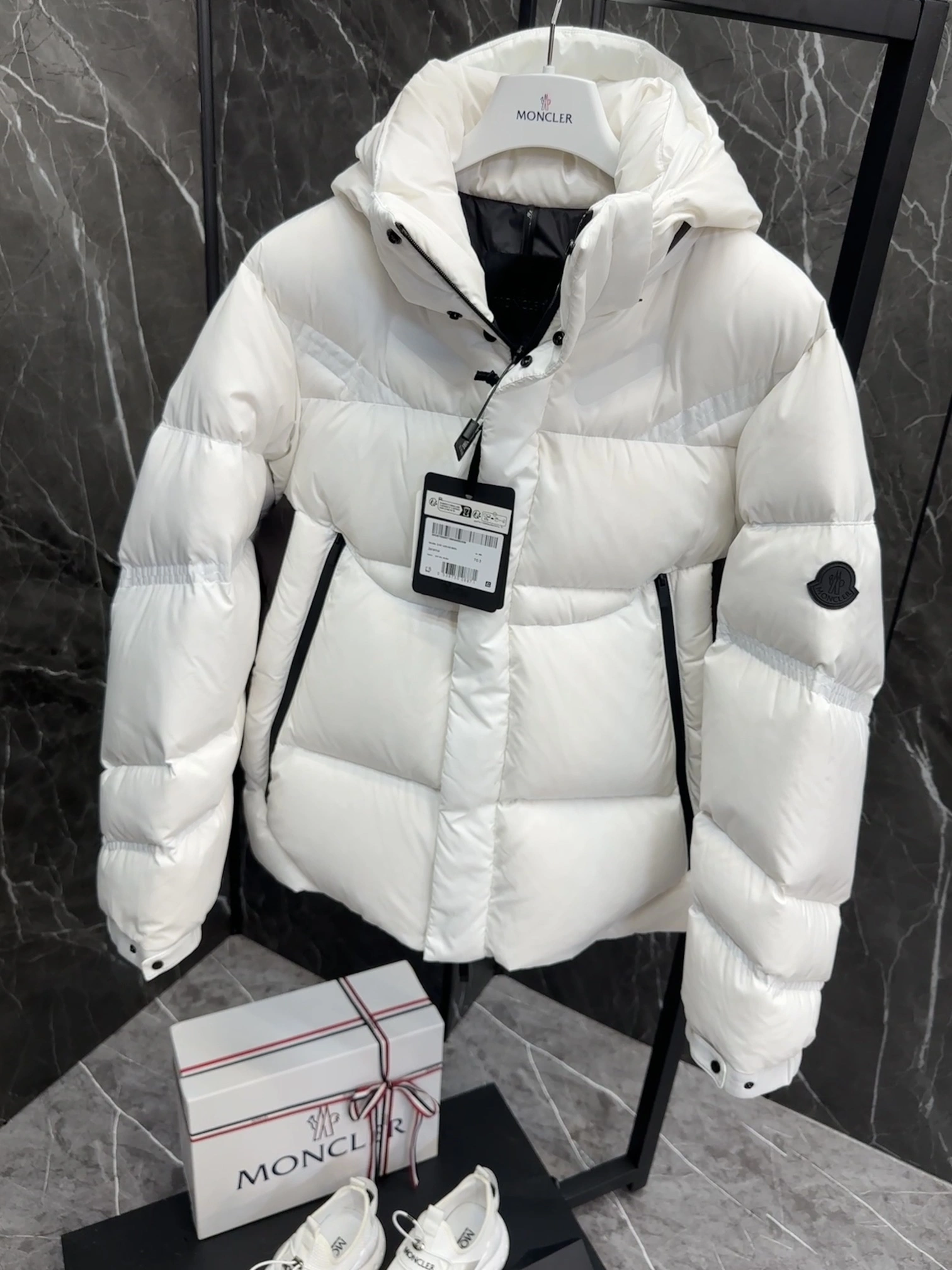 Exact replica Moncler Down Jackets