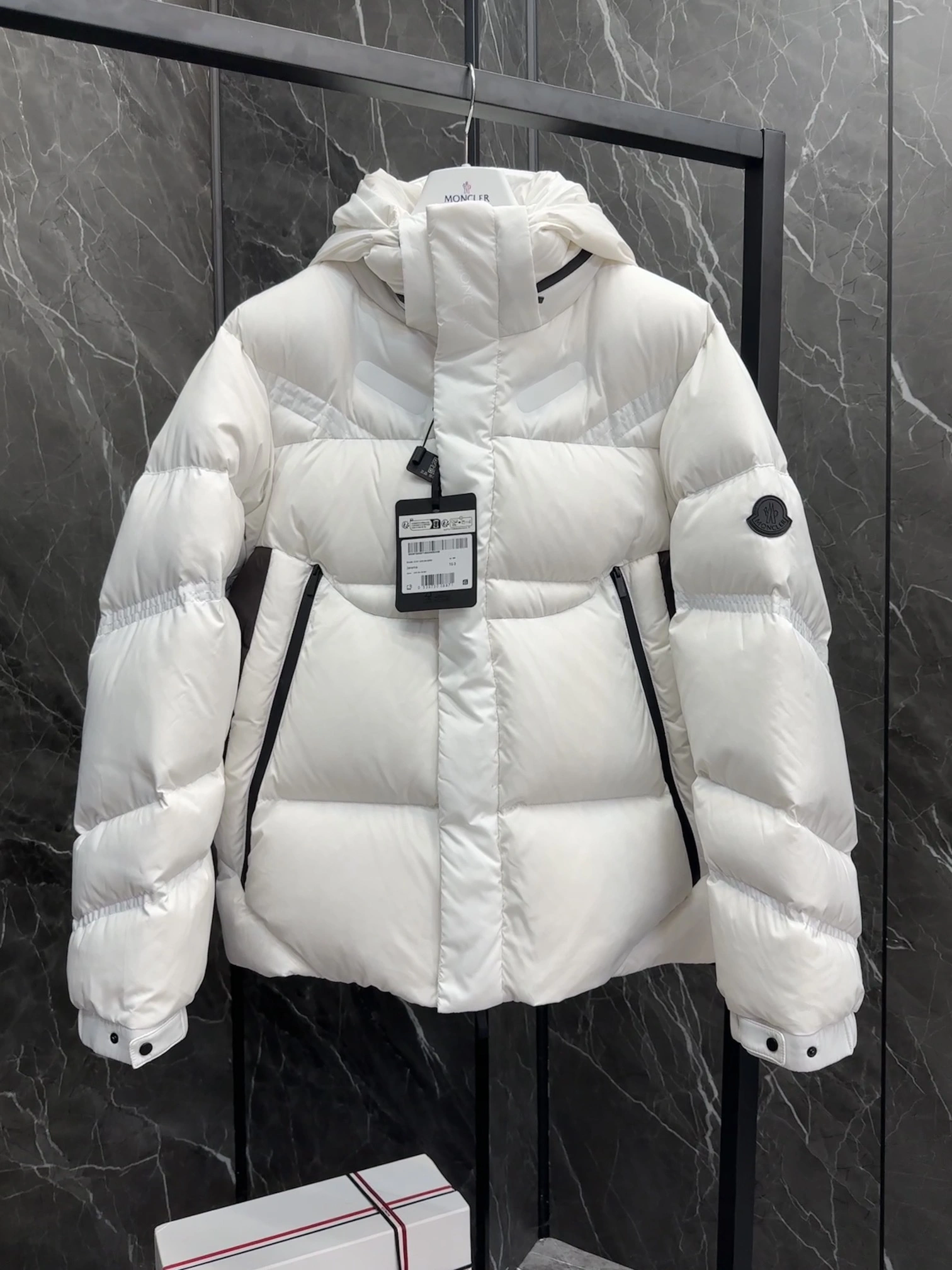 Exact replica Moncler Down Jackets