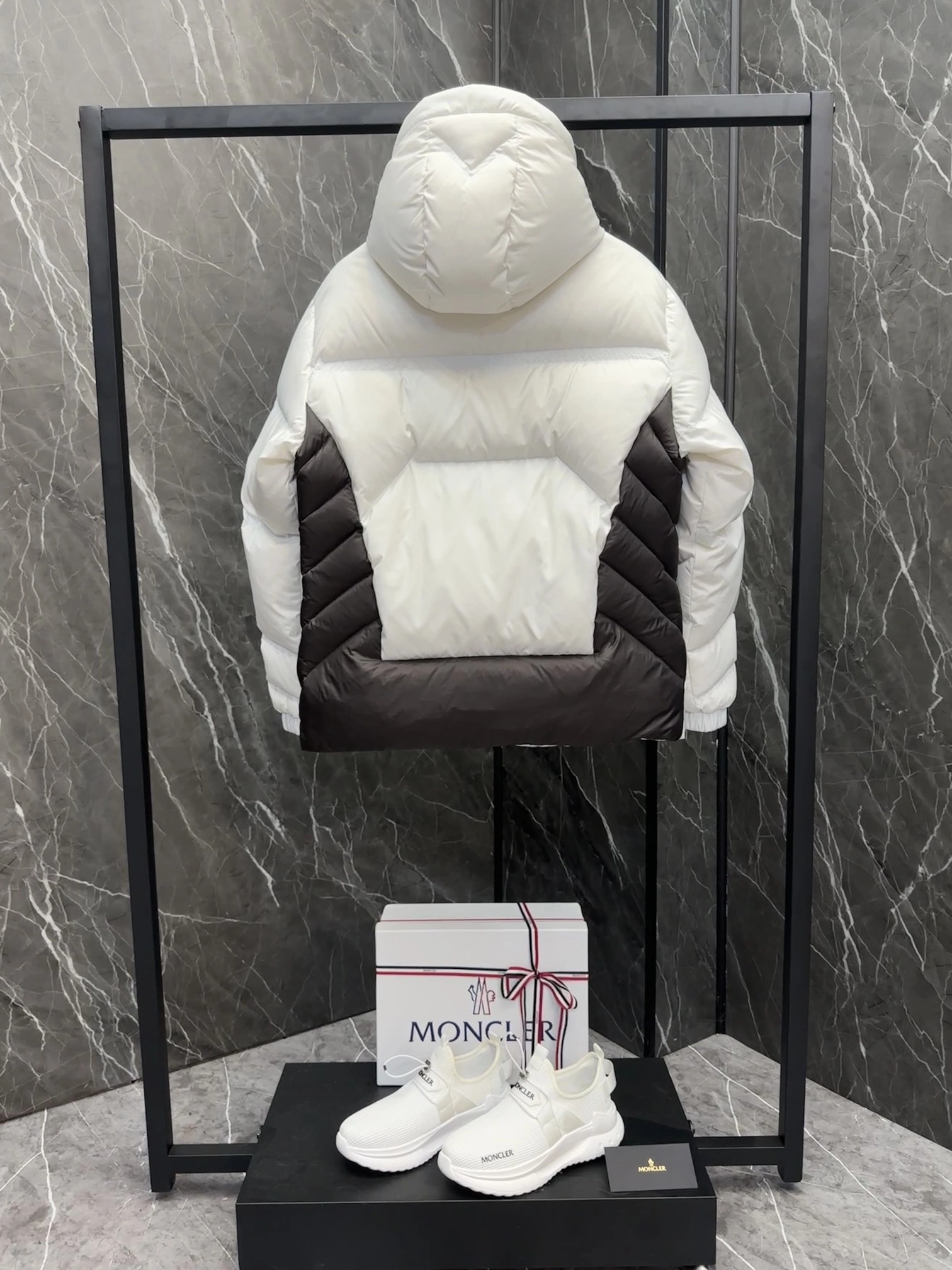 Exact replica Moncler Down Jackets
