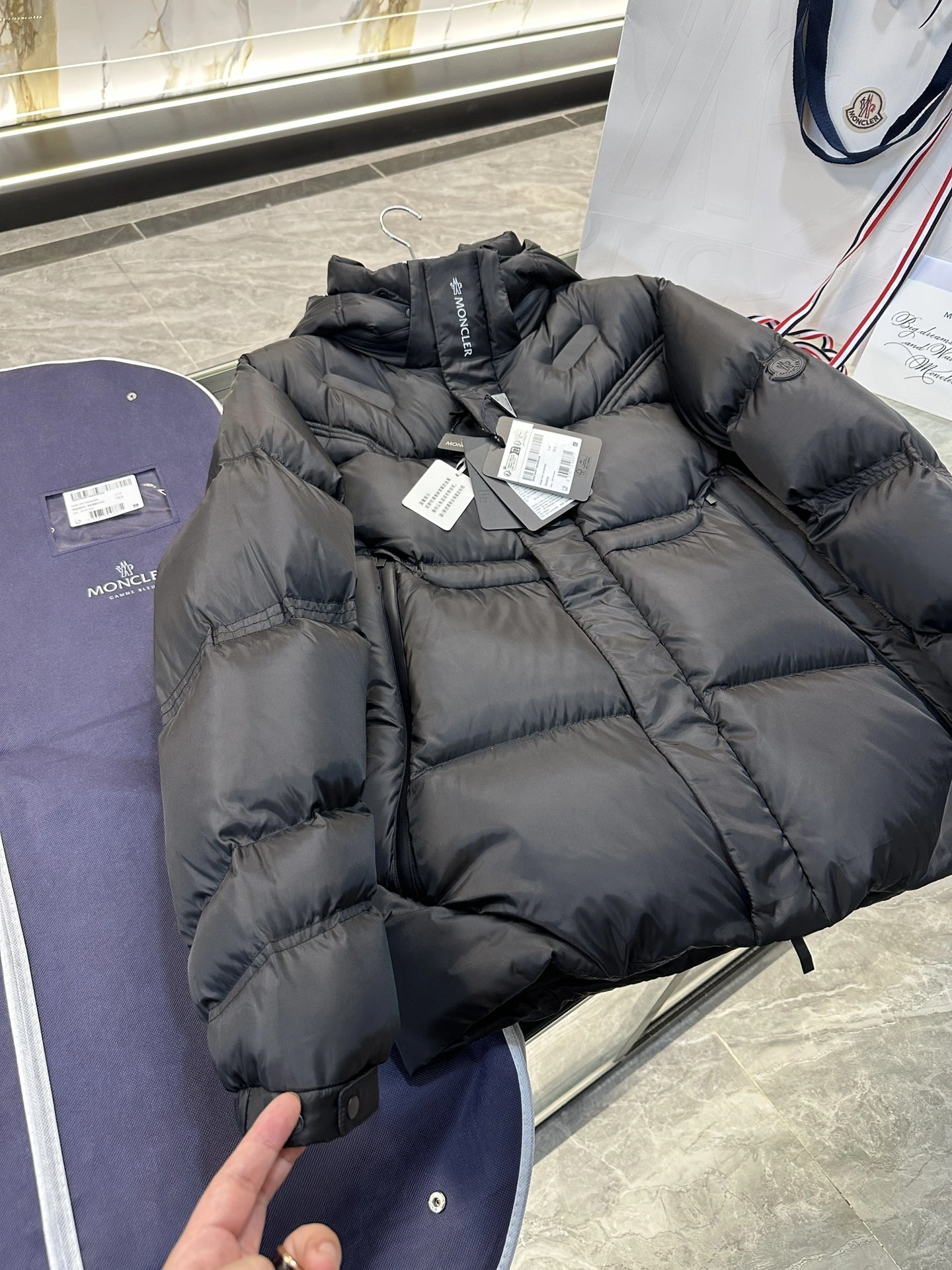 1:1 copy Moncler Down Jackets