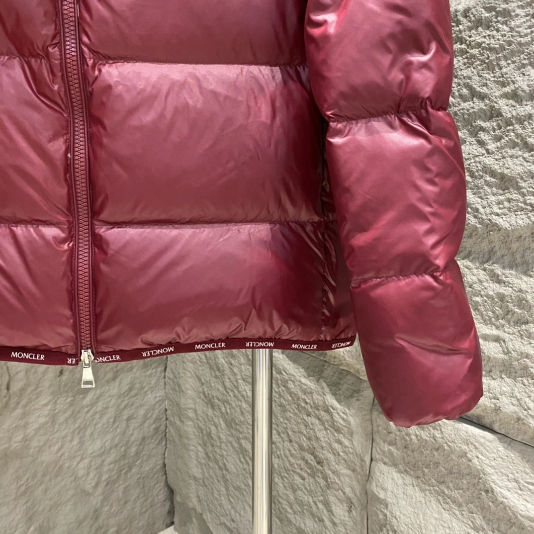 Low-cost Moncler Down Jackets