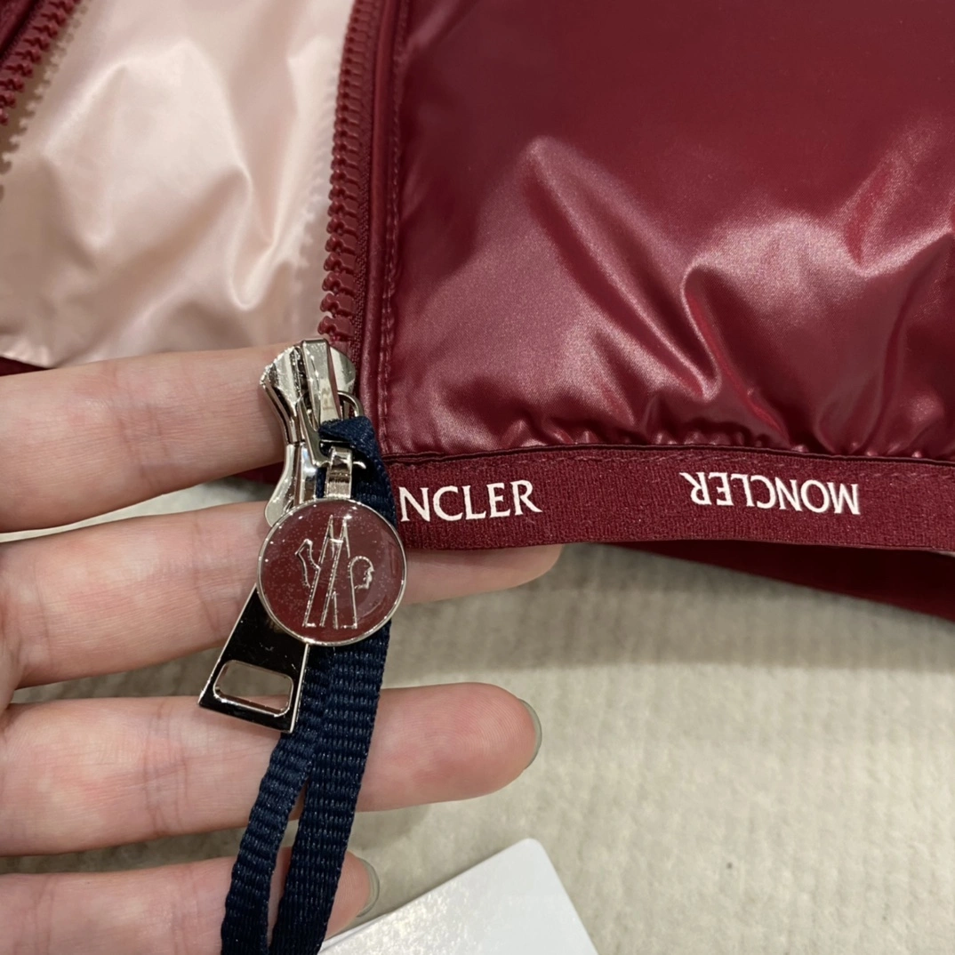 Low-cost Moncler Down Jackets