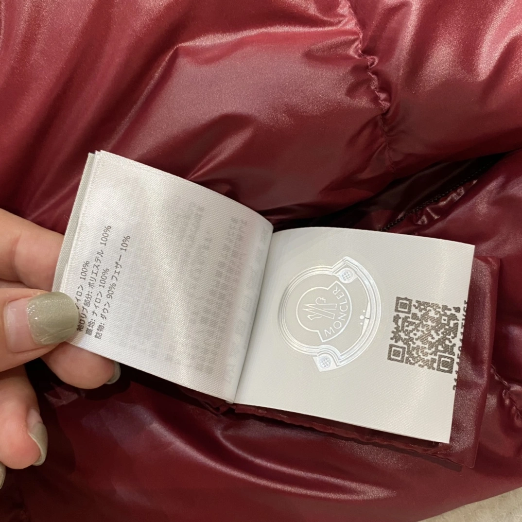 Low-cost Moncler Down Jackets