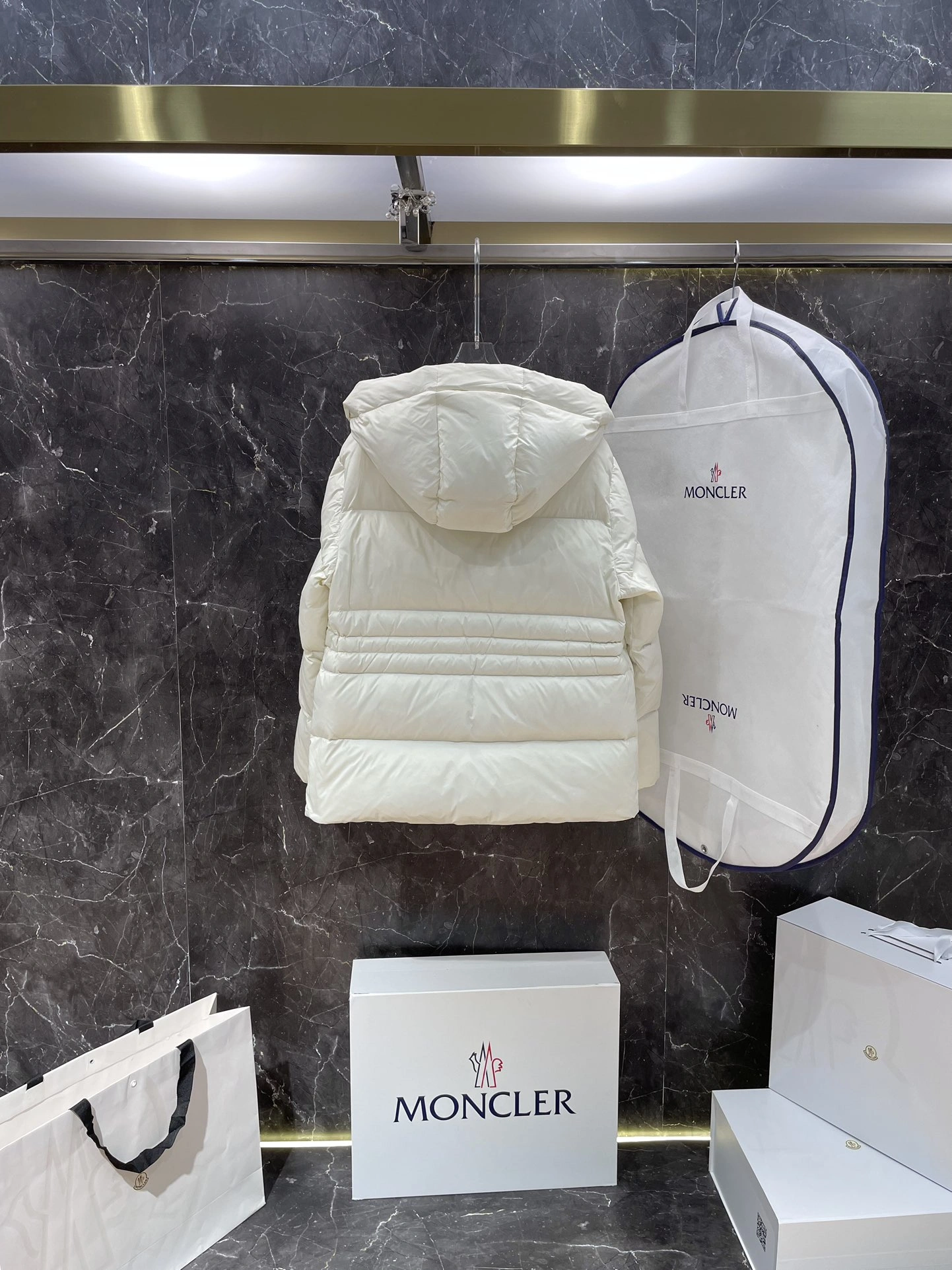 1:1 copy Moncler Down Jackets