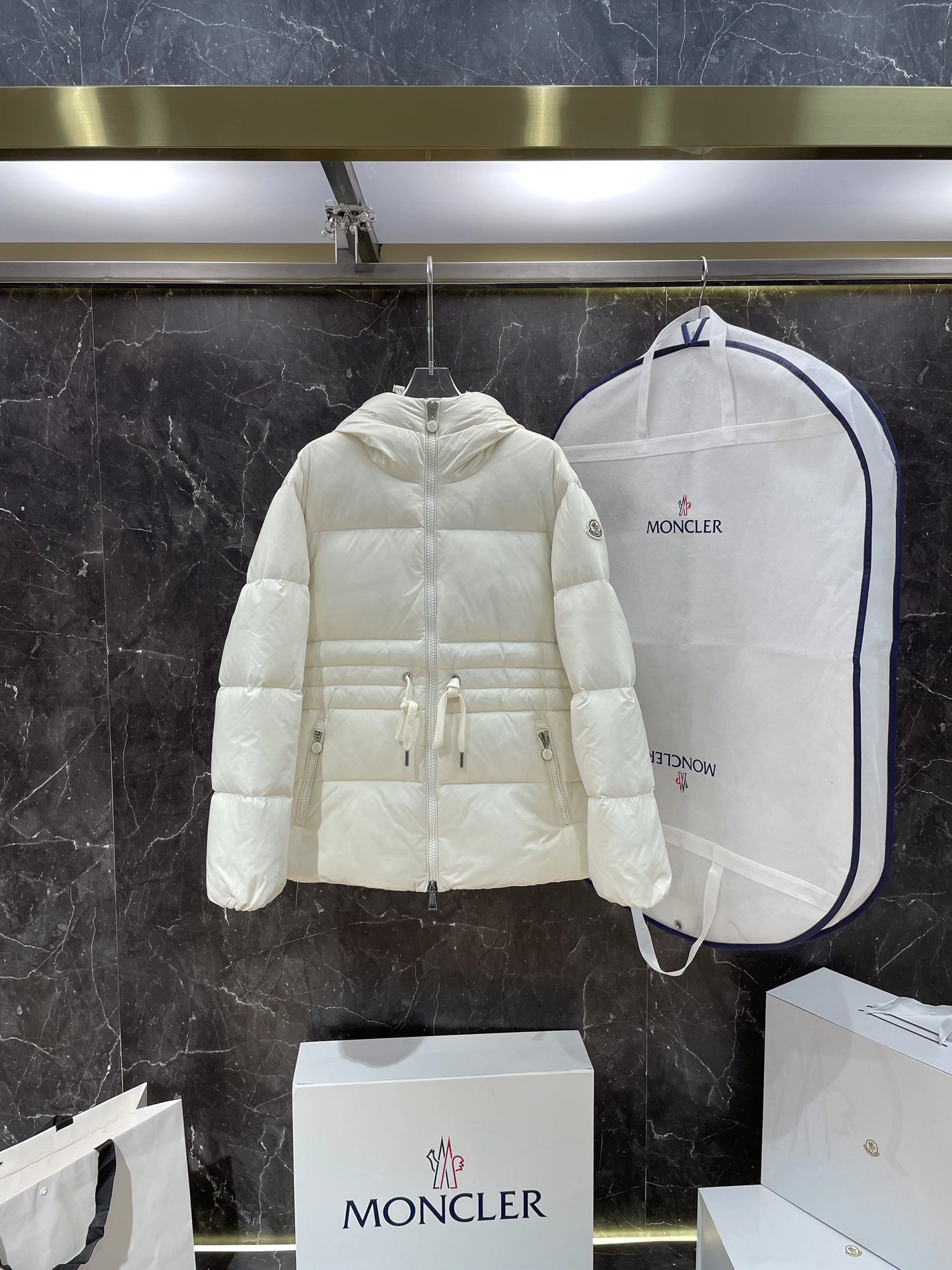 1:1 copy Moncler Down Jackets