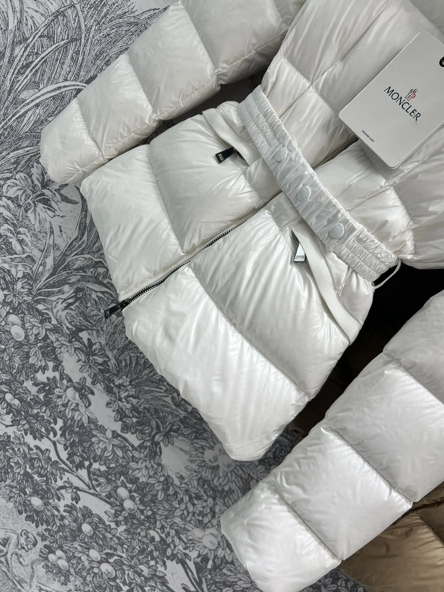 Official Moncler Down Jackets