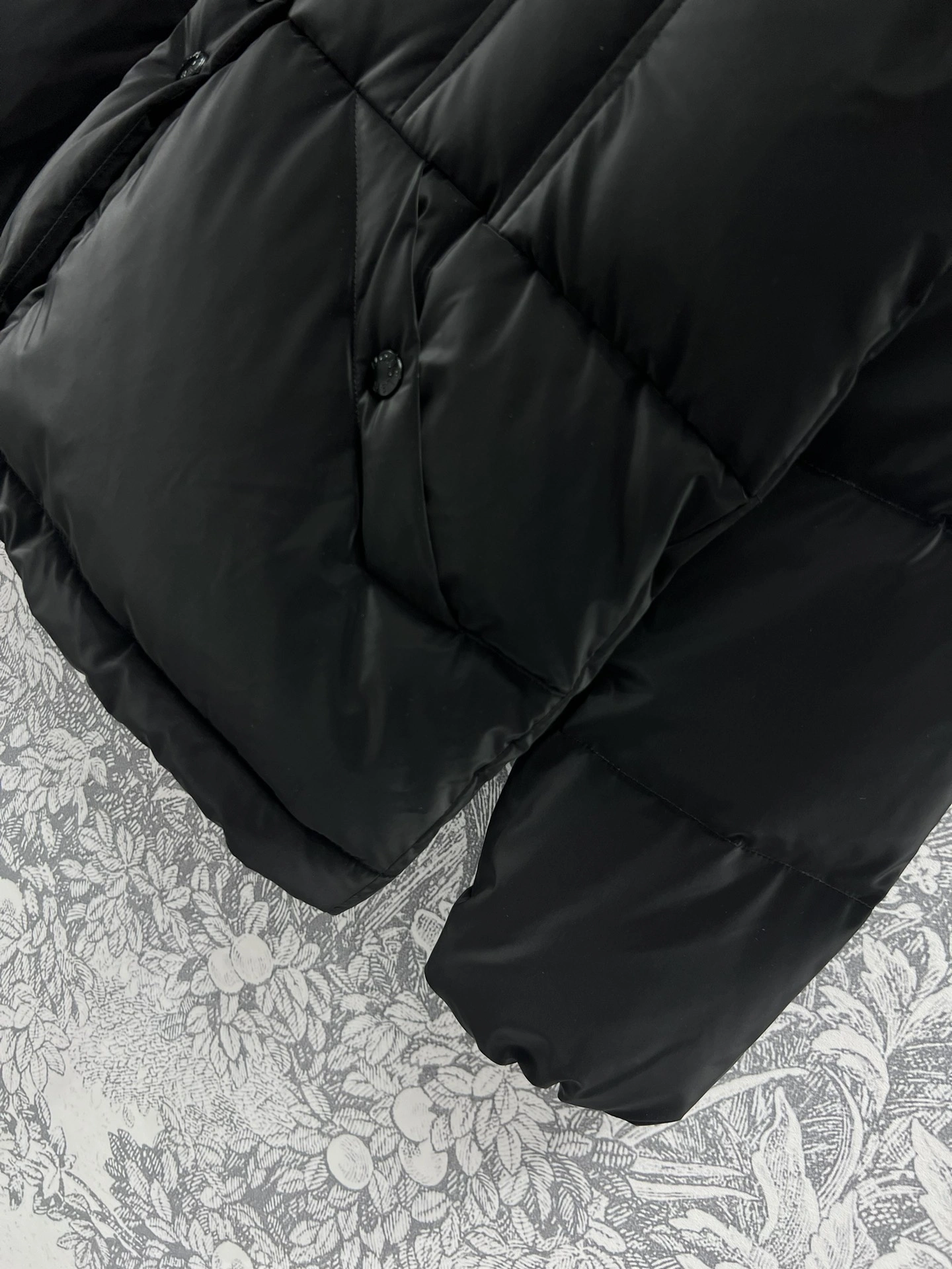 Cut-rate Moncler Down Jackets