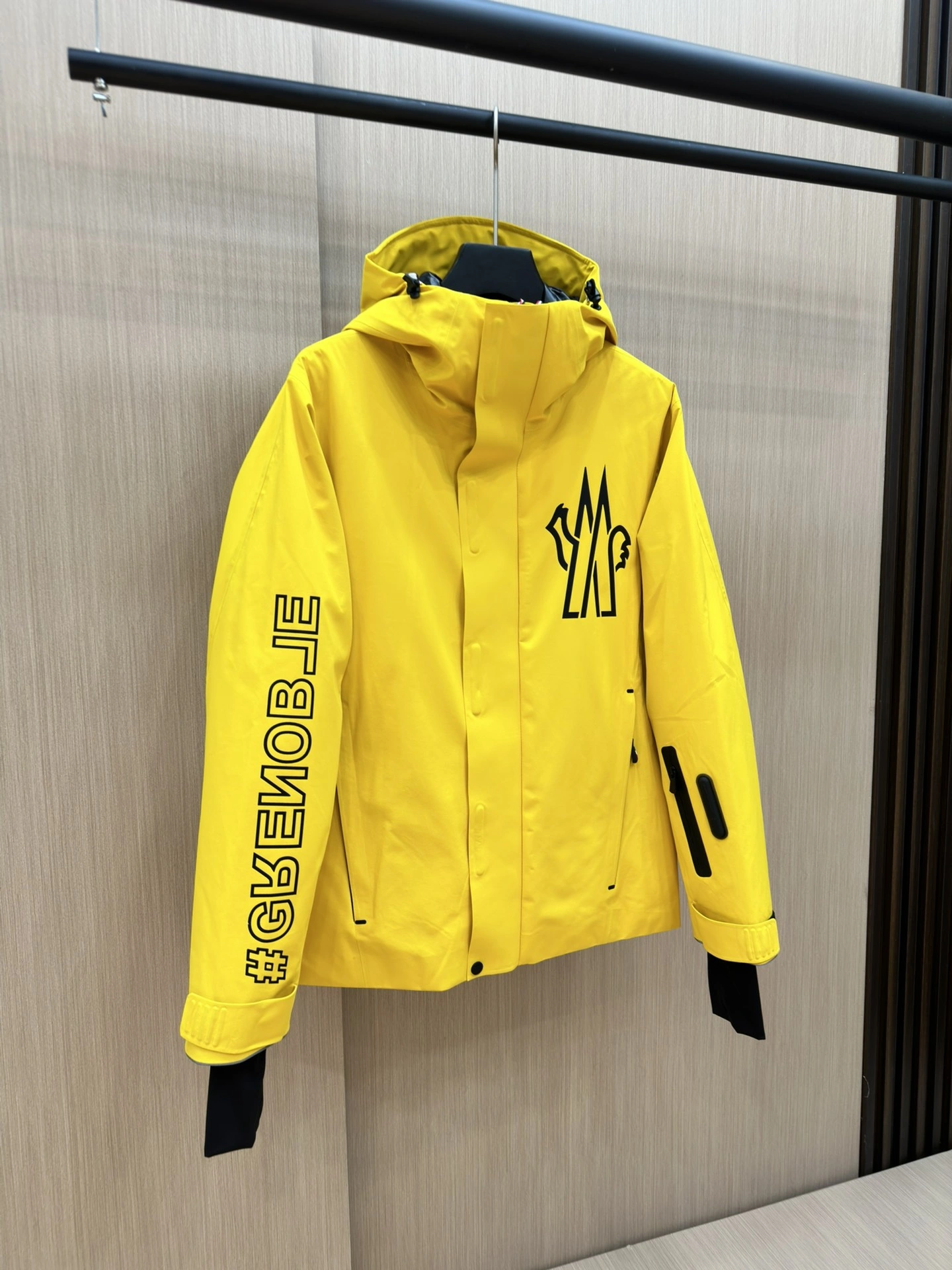 High fidelity Moncler Down Jackets