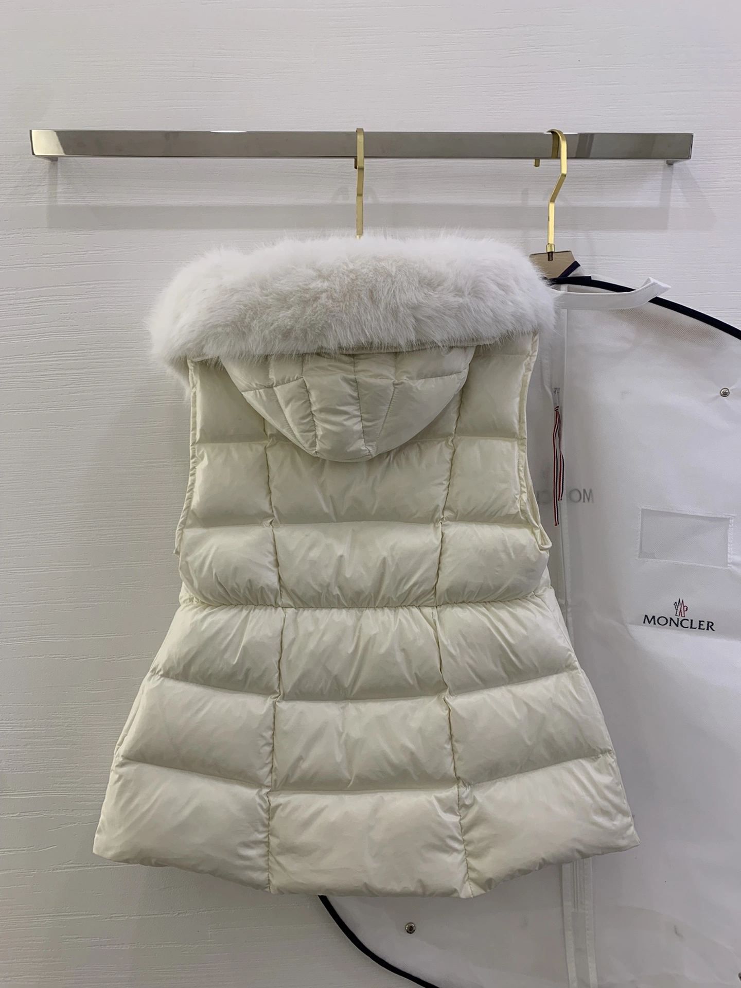 Low-cost Moncler Down Jackets