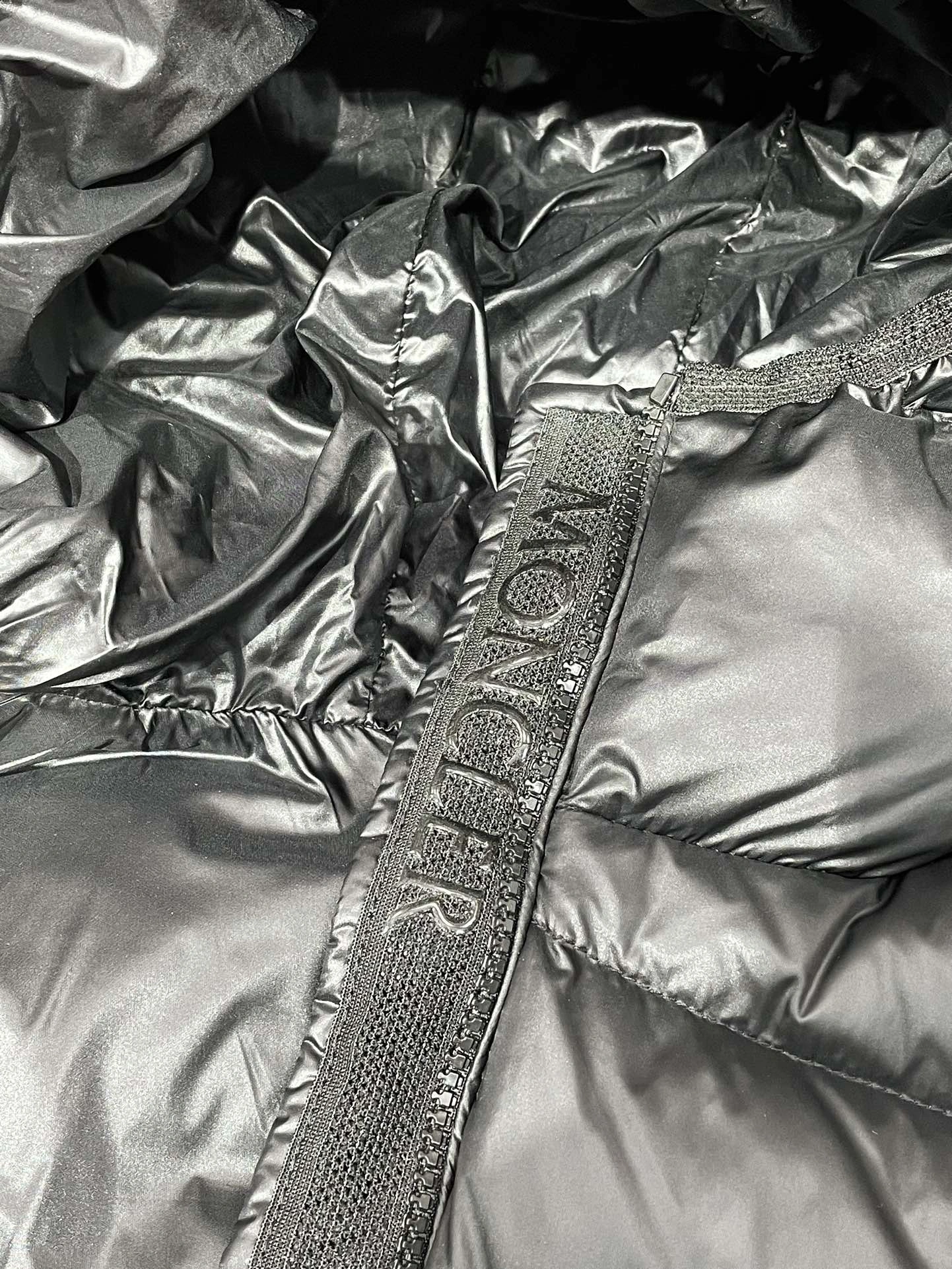 1:1 copy Moncler Down Jackets