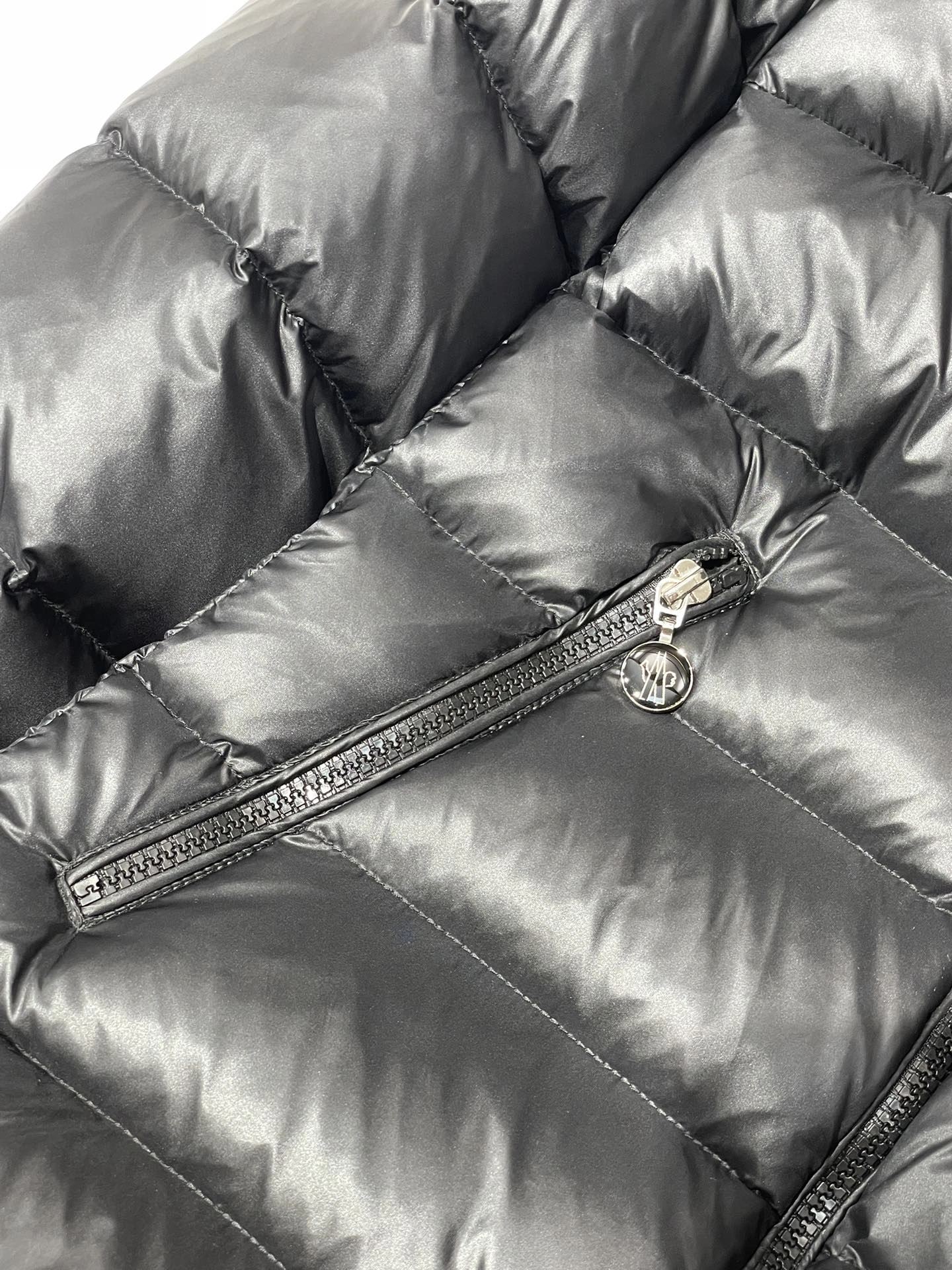 1:1 copy Moncler Down Jackets