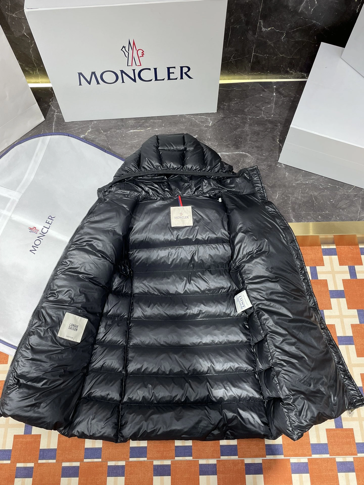 1:1 copy Moncler Down Jackets