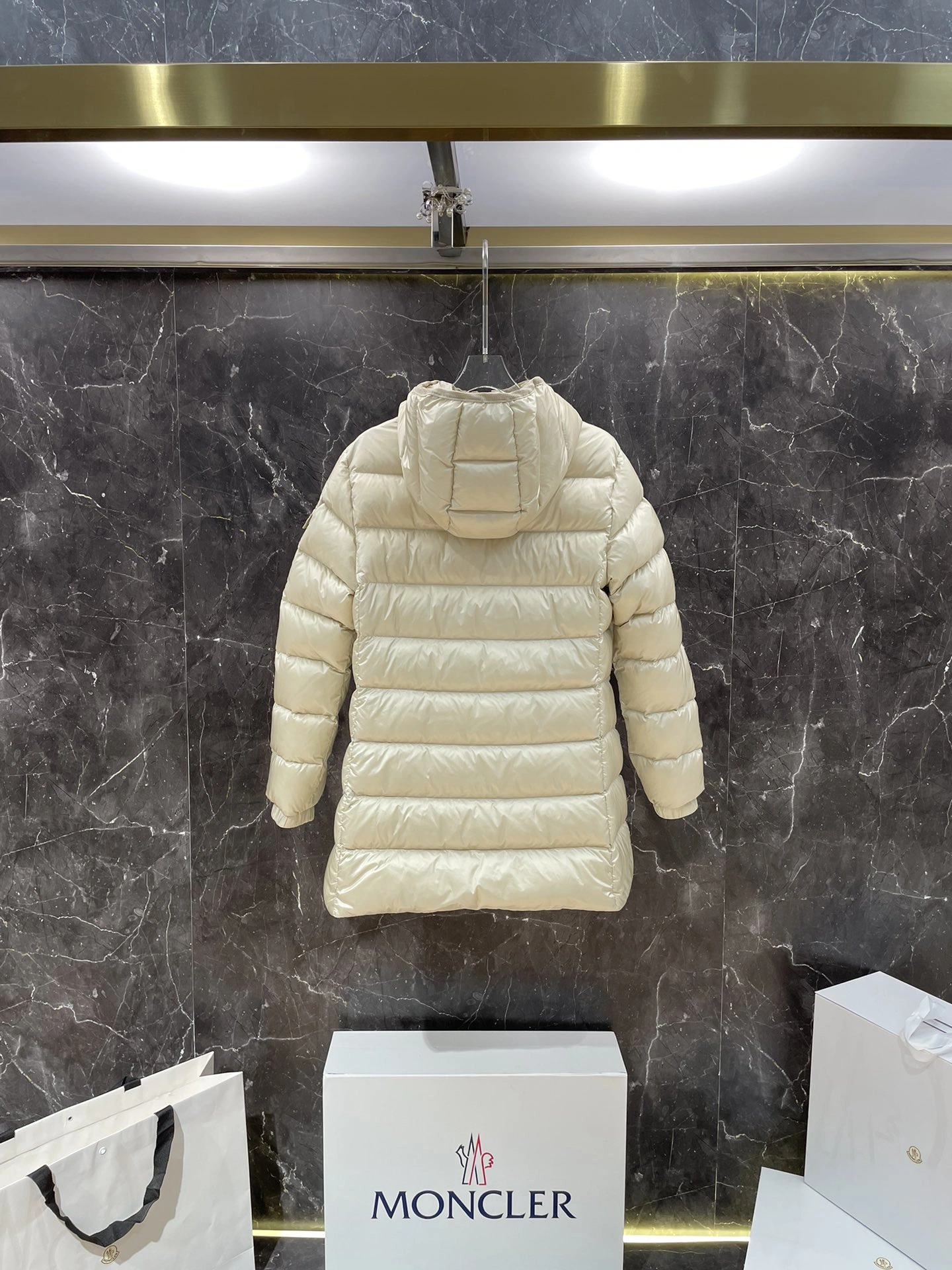Low-cost Moncler Down Jackets