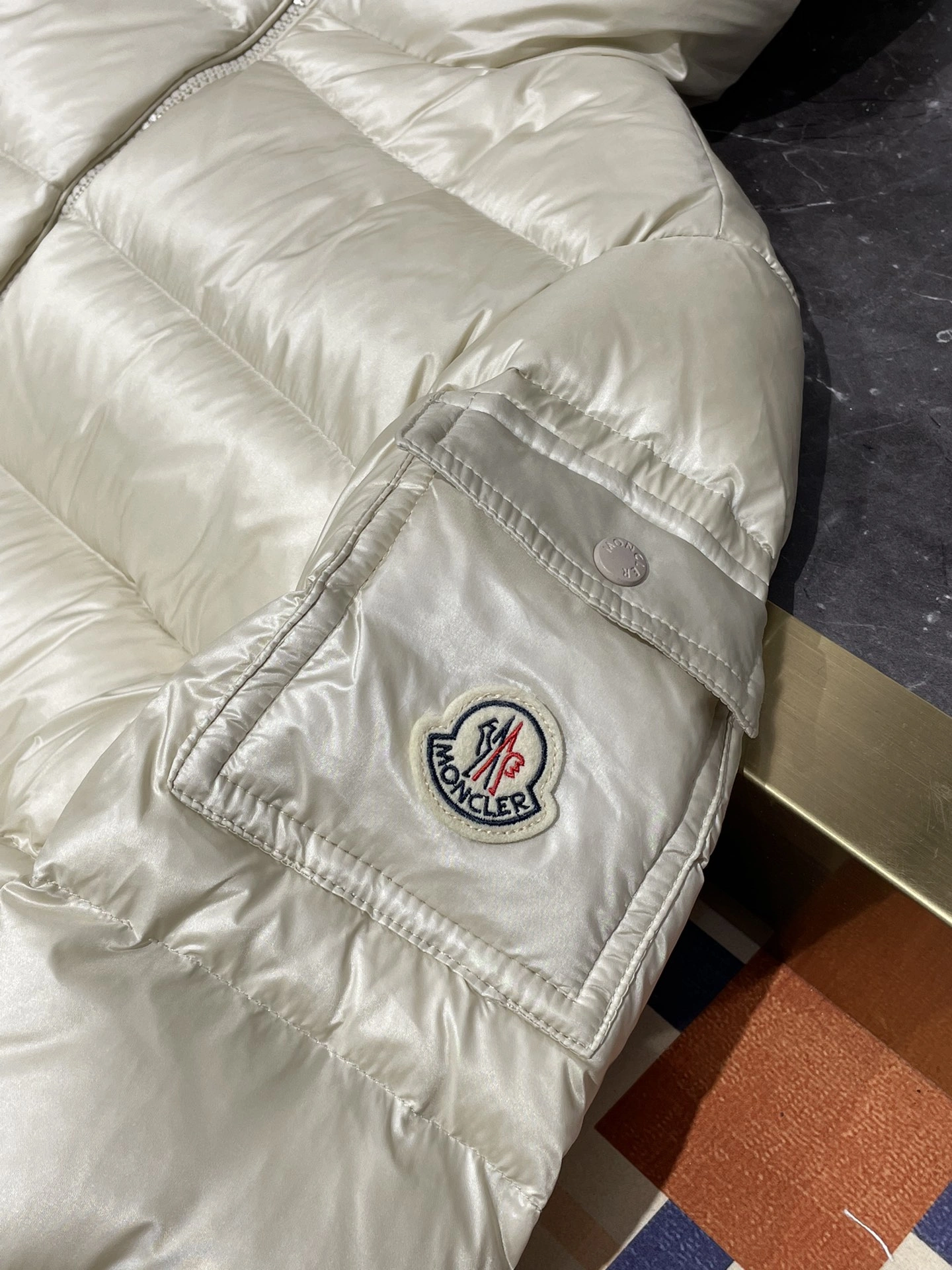 Low-cost Moncler Down Jackets