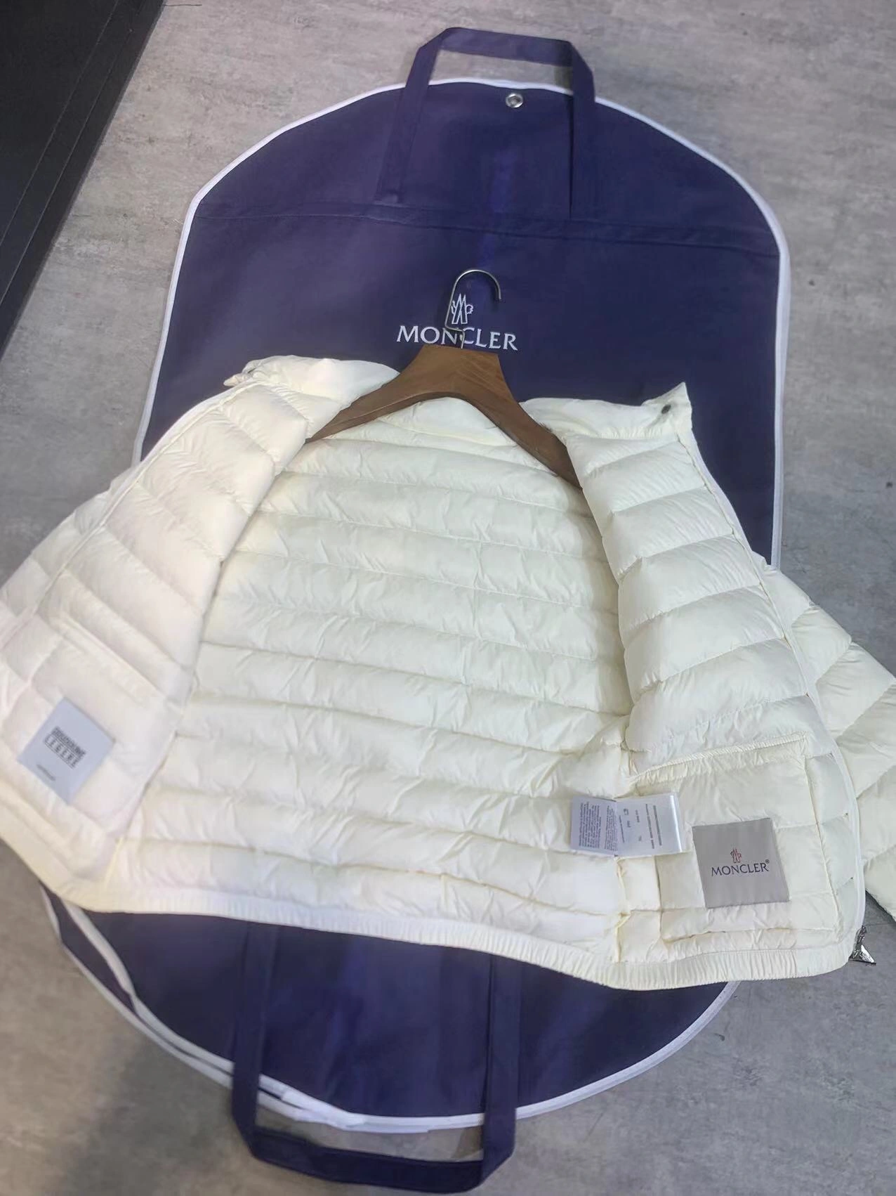 1:1 copy Moncler Down Jackets