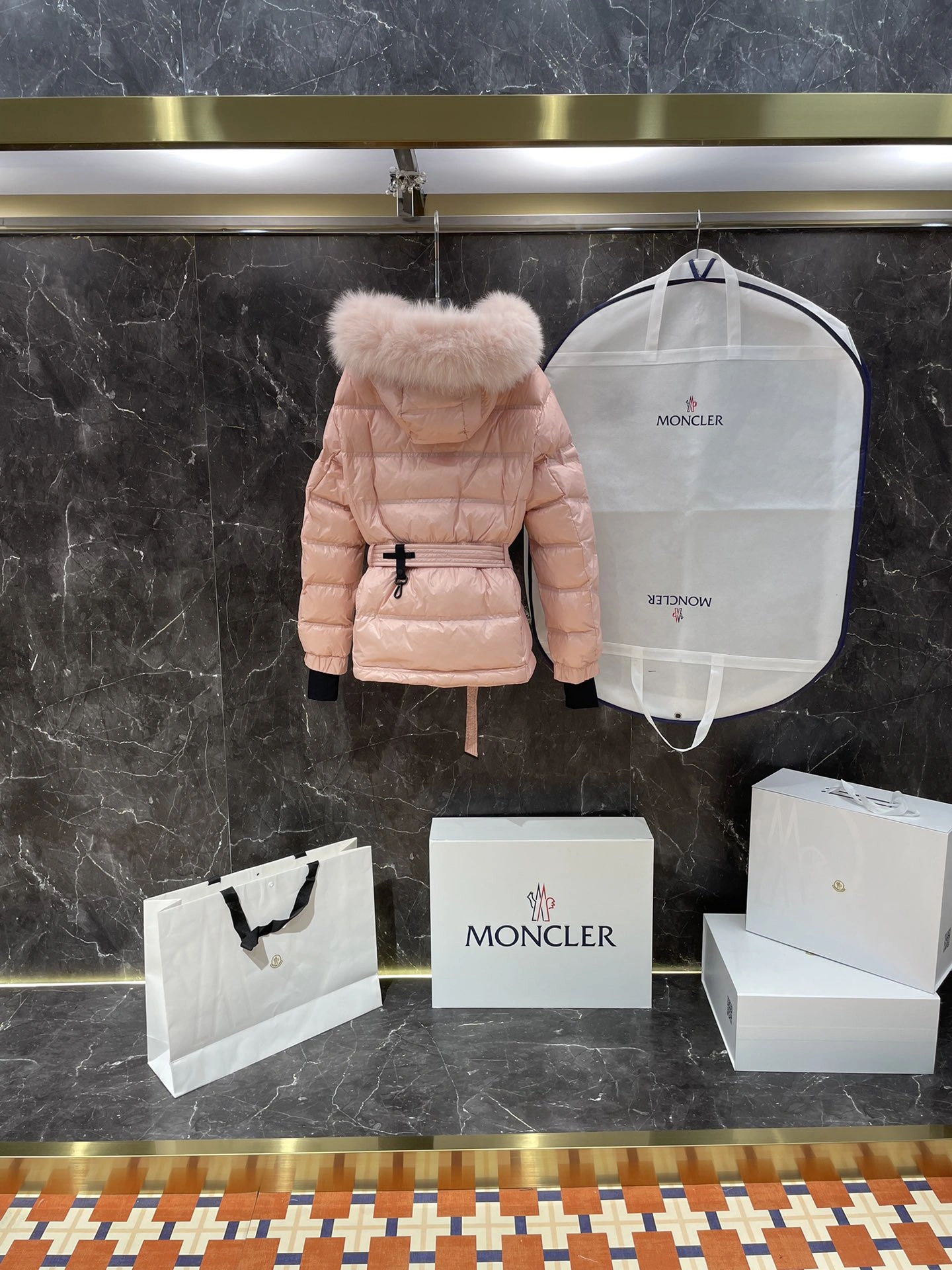 Bargain Moncler Down Jackets
