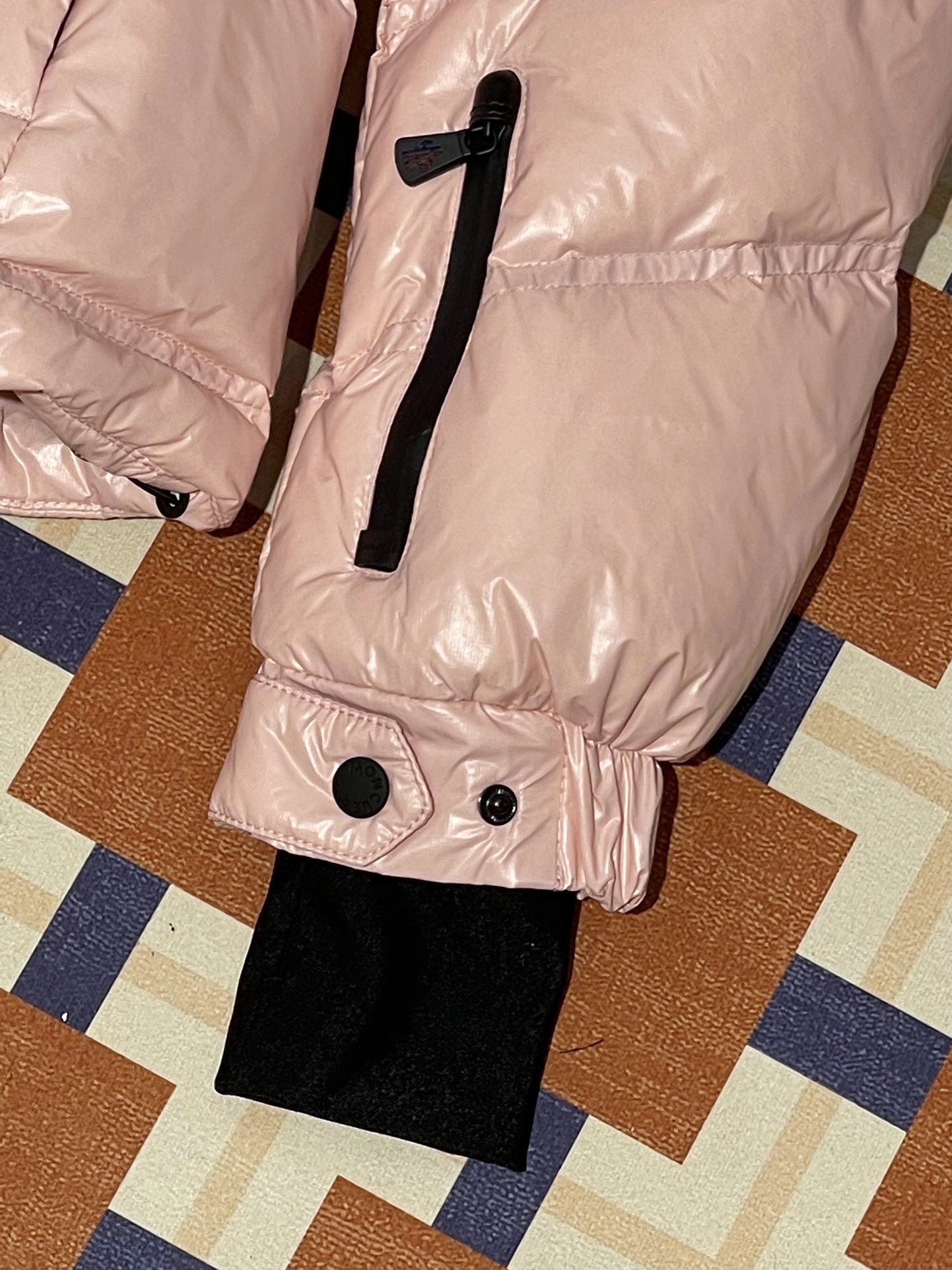 Bargain Moncler Down Jackets
