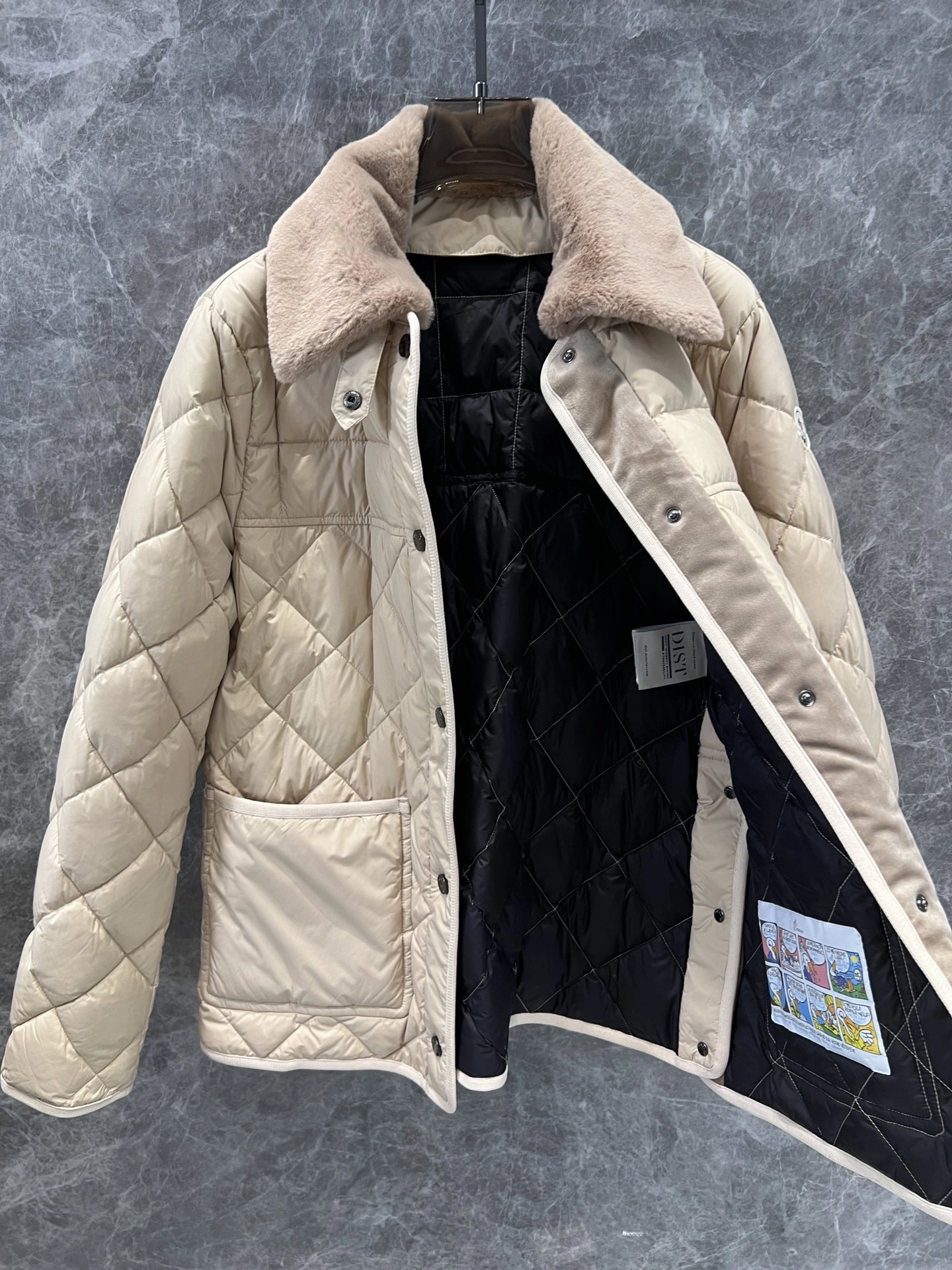 Low-cost Moncler Down Jackets