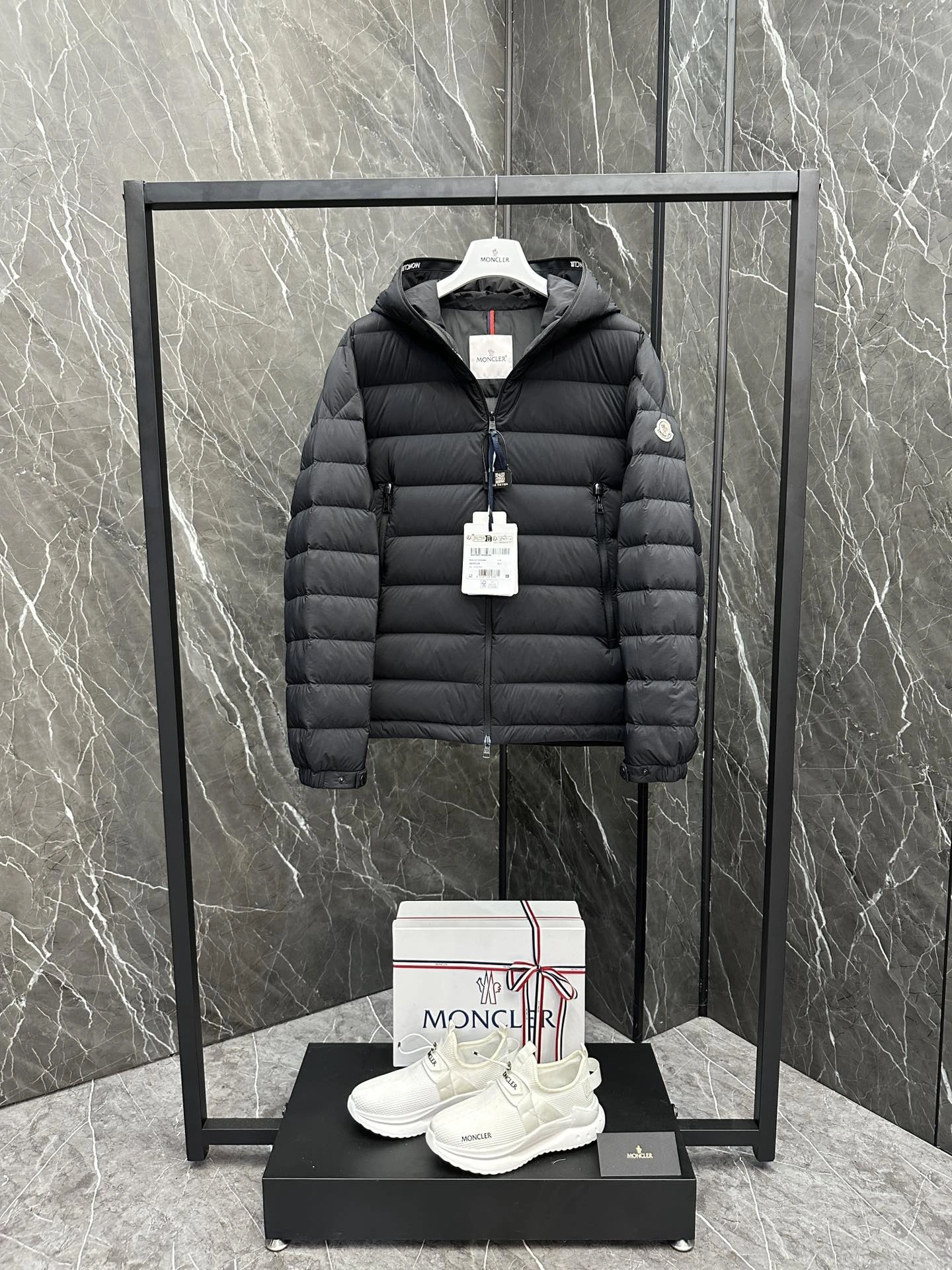 Low-cost Moncler Down Jackets