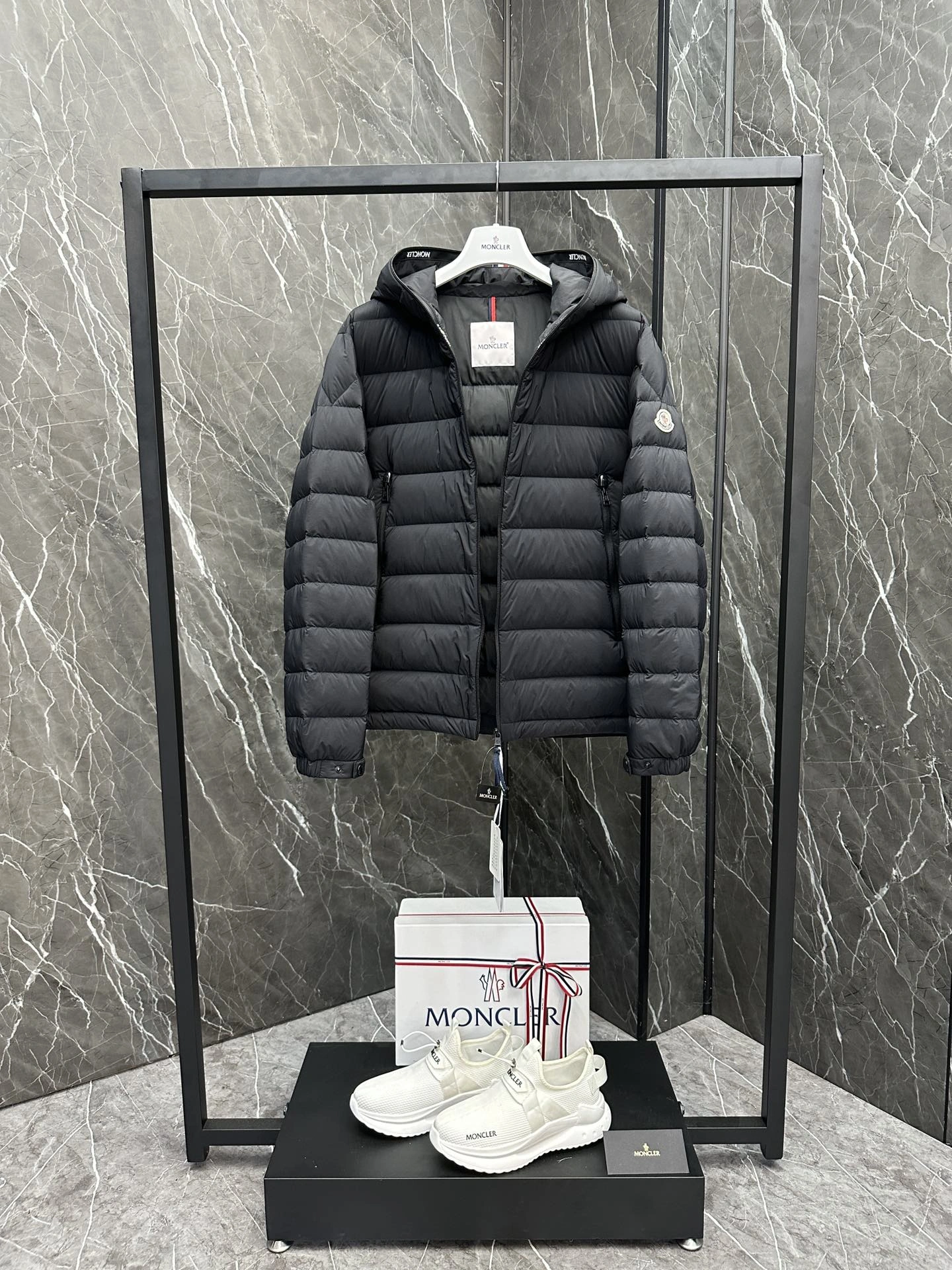 Low-cost Moncler Down Jackets