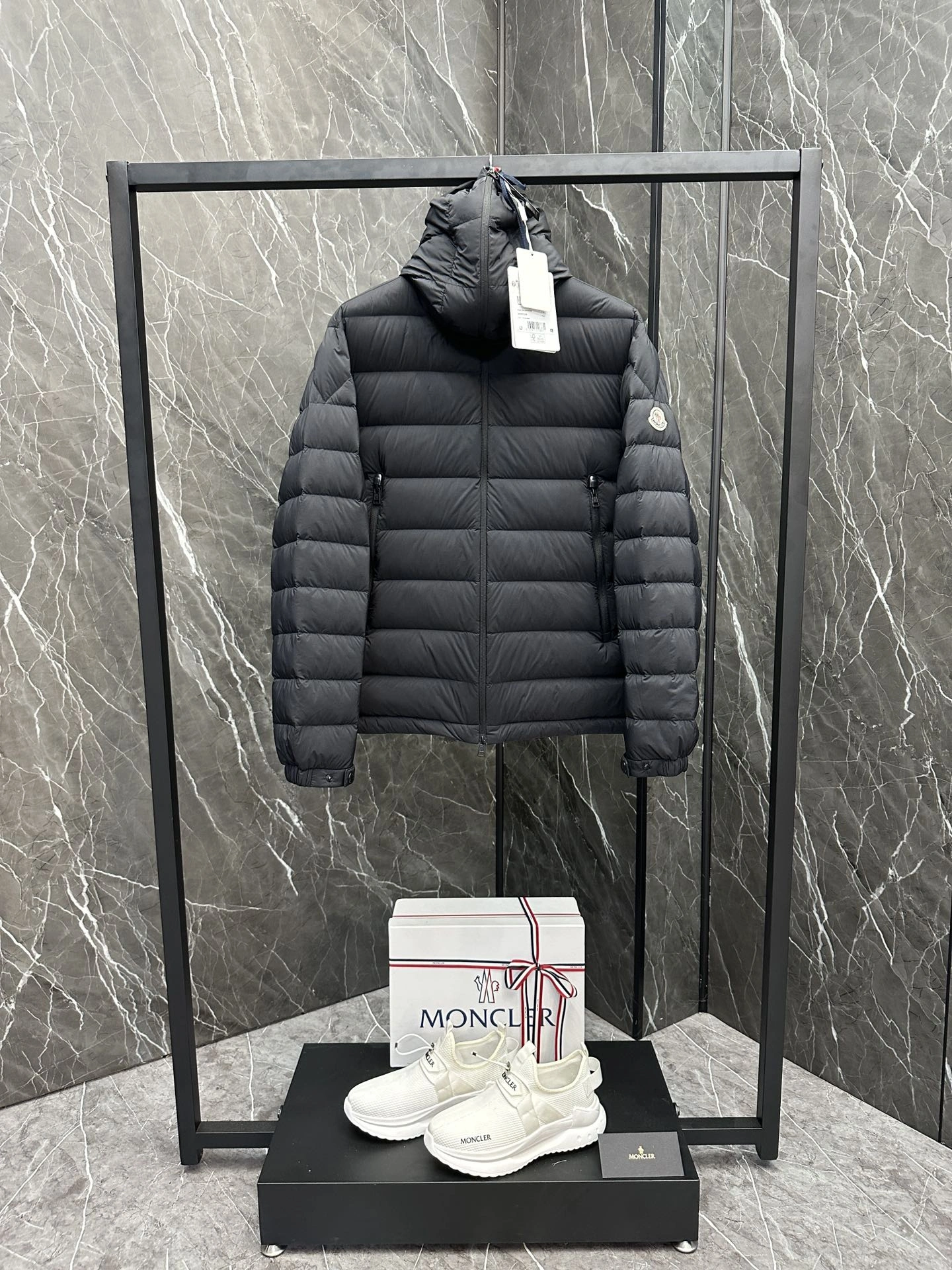 Low-cost Moncler Down Jackets