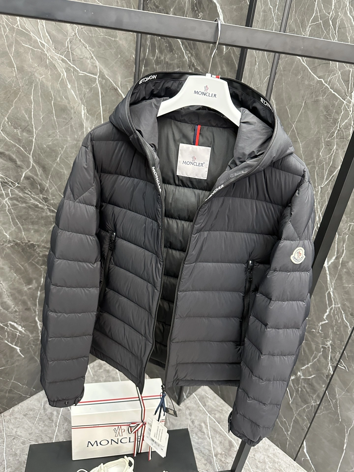 Low-cost Moncler Down Jackets