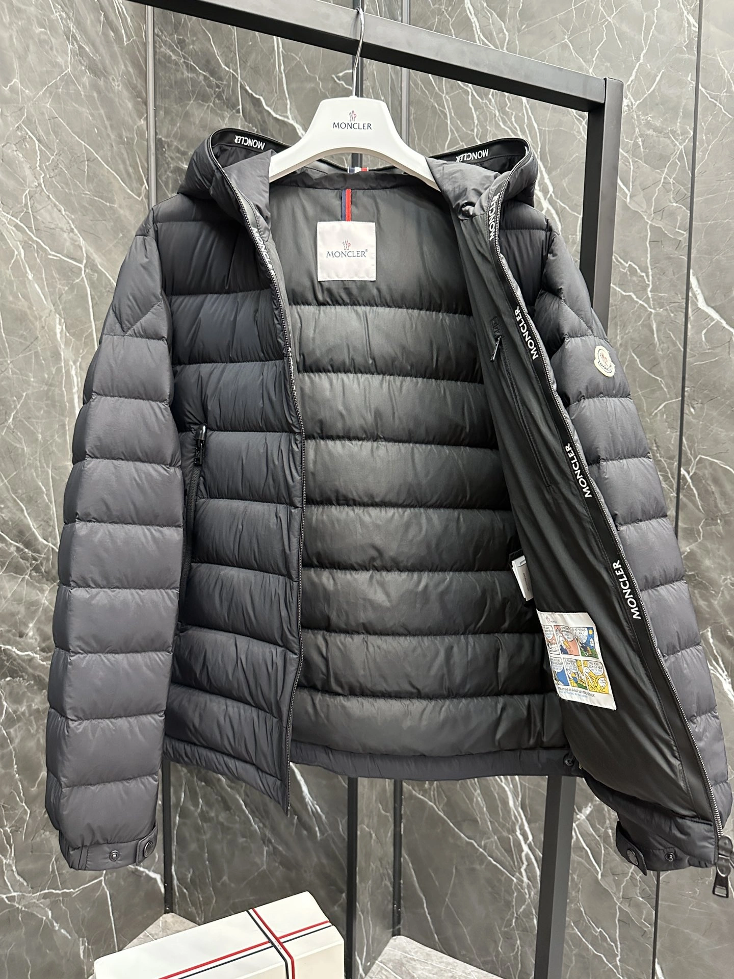 Low-cost Moncler Down Jackets