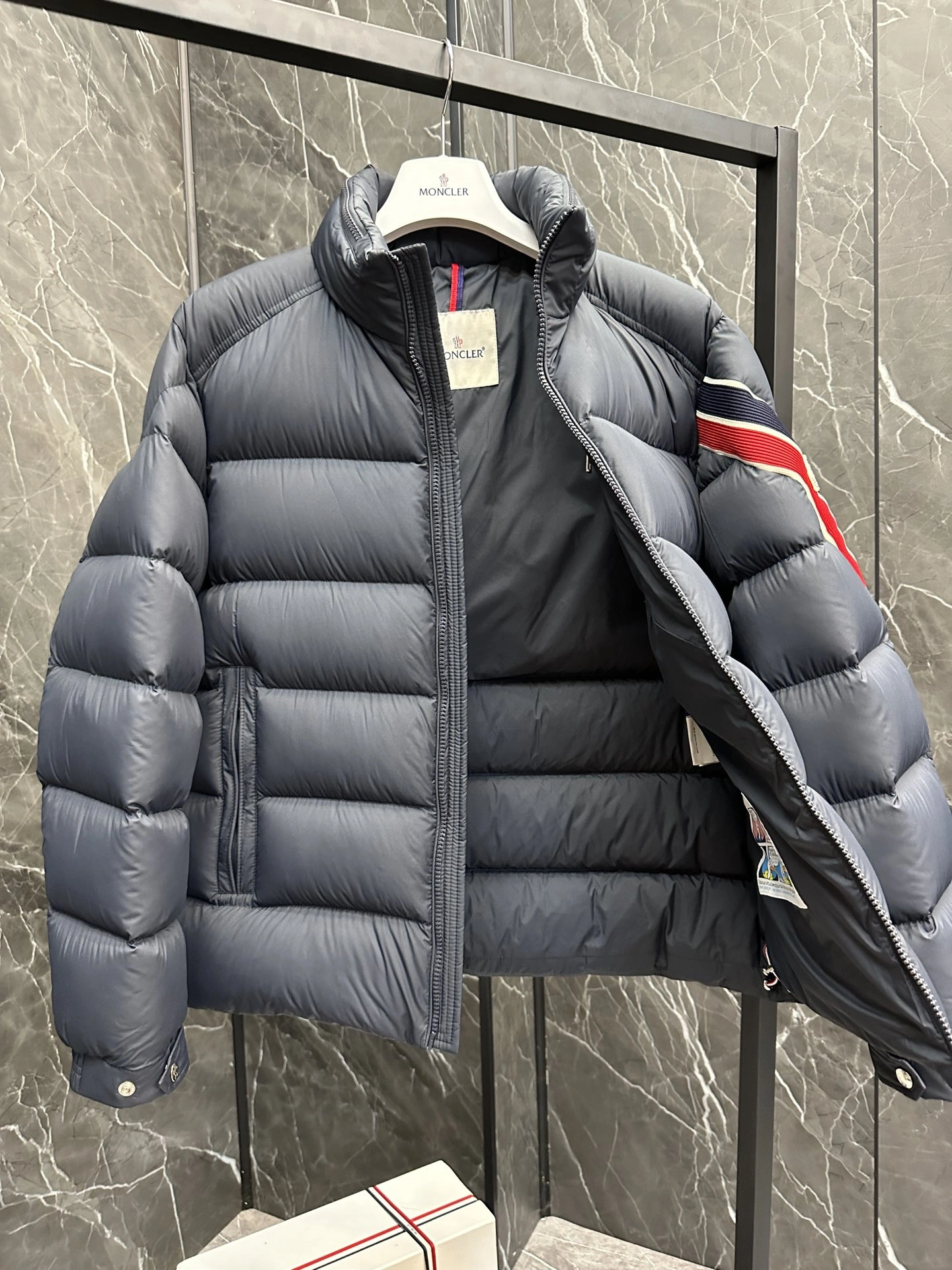 Bargain Moncler Down Jackets