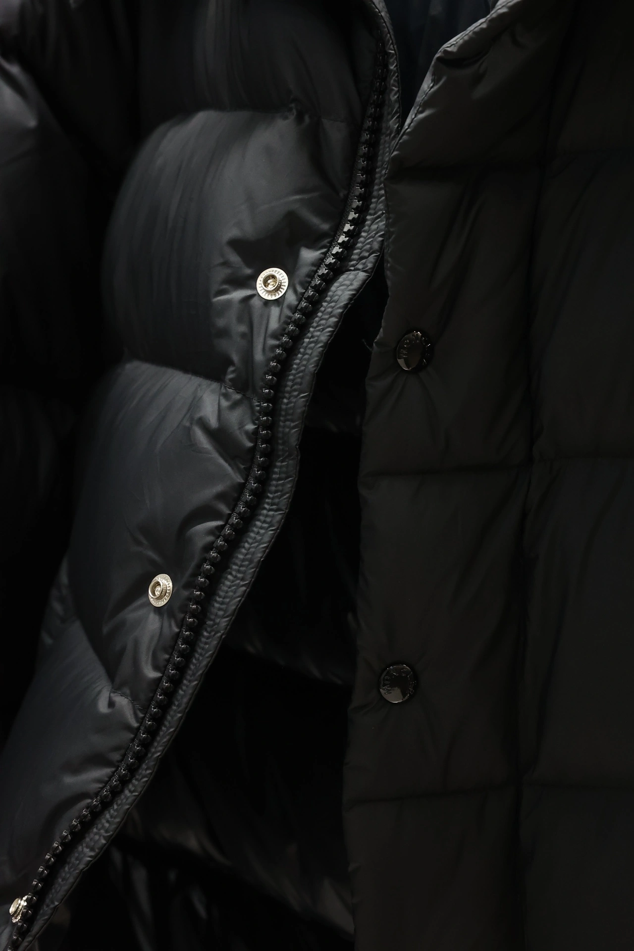 1:1 copy Moncler Down Jackets