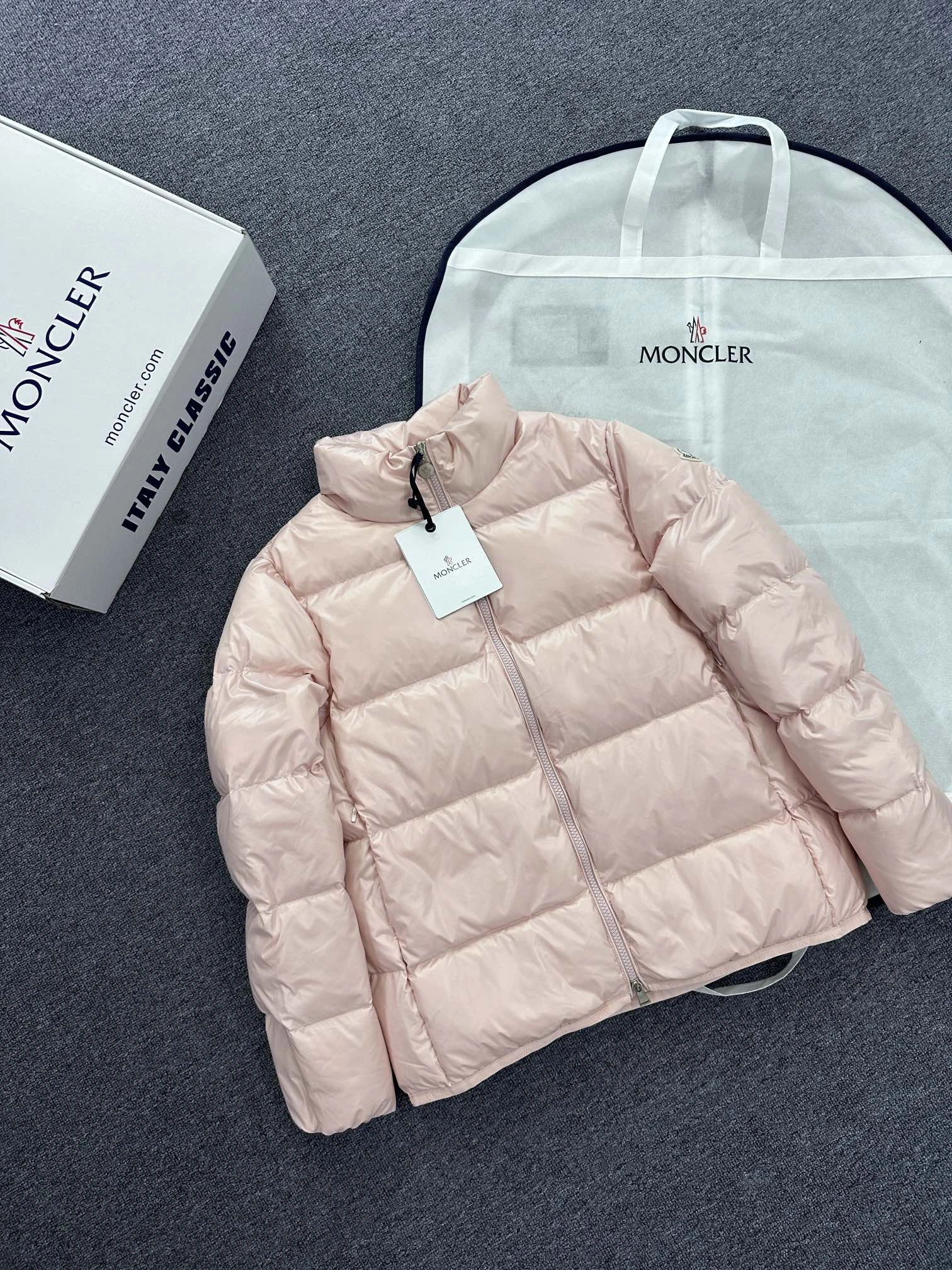Official Moncler Down Jackets