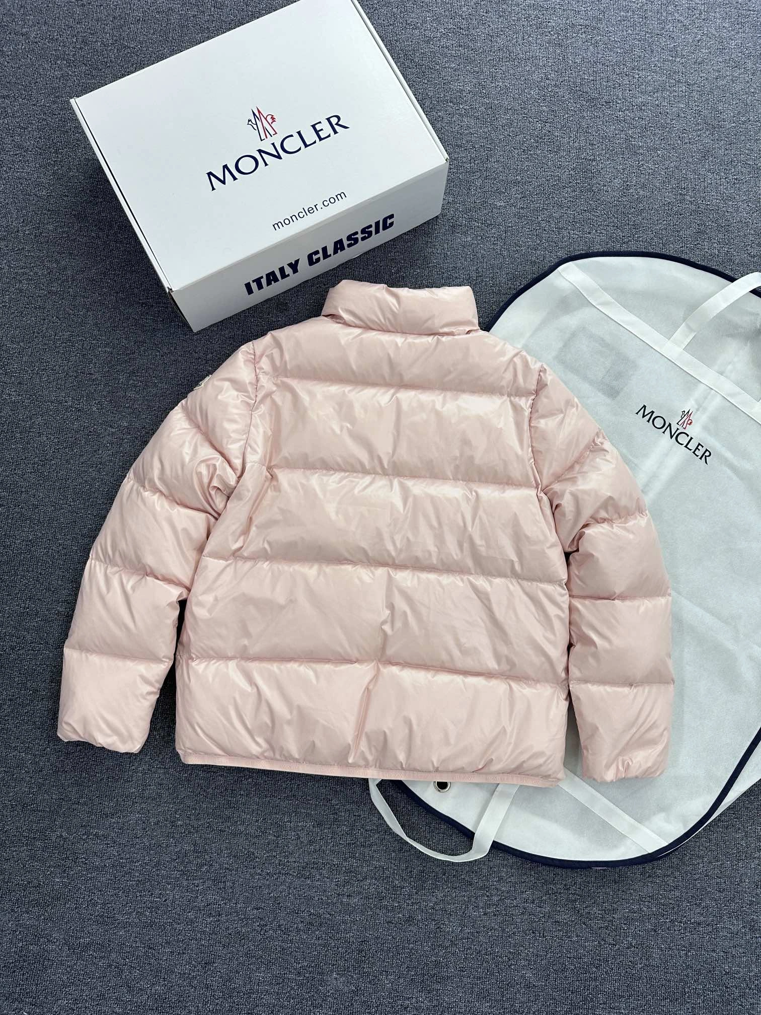 Official Moncler Down Jackets