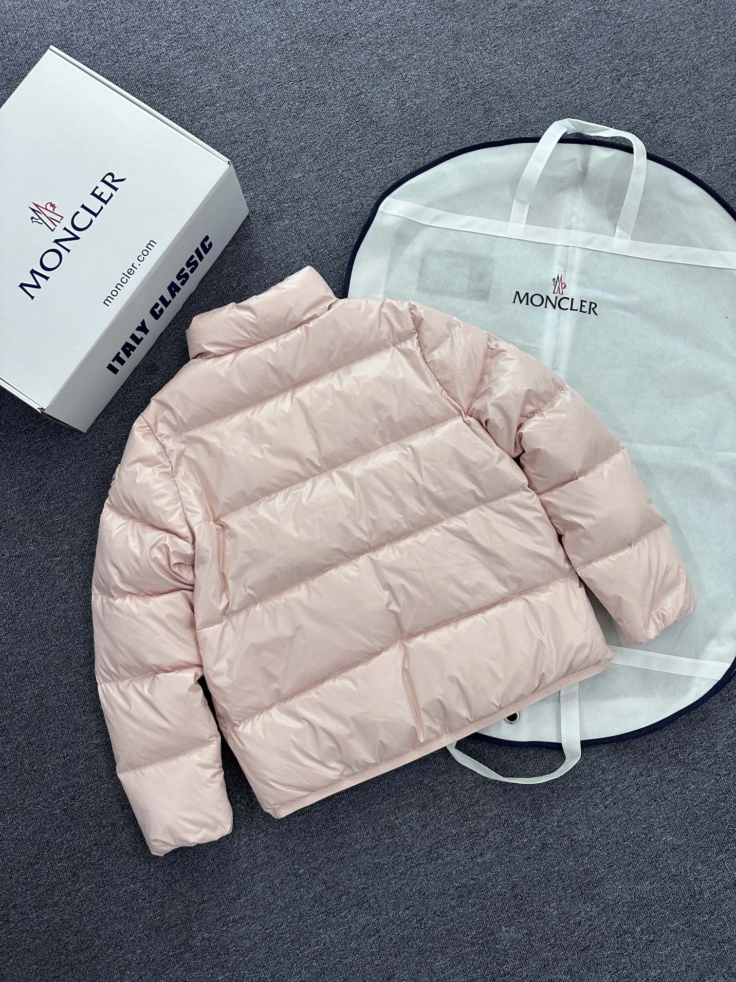 Official Moncler Down Jackets