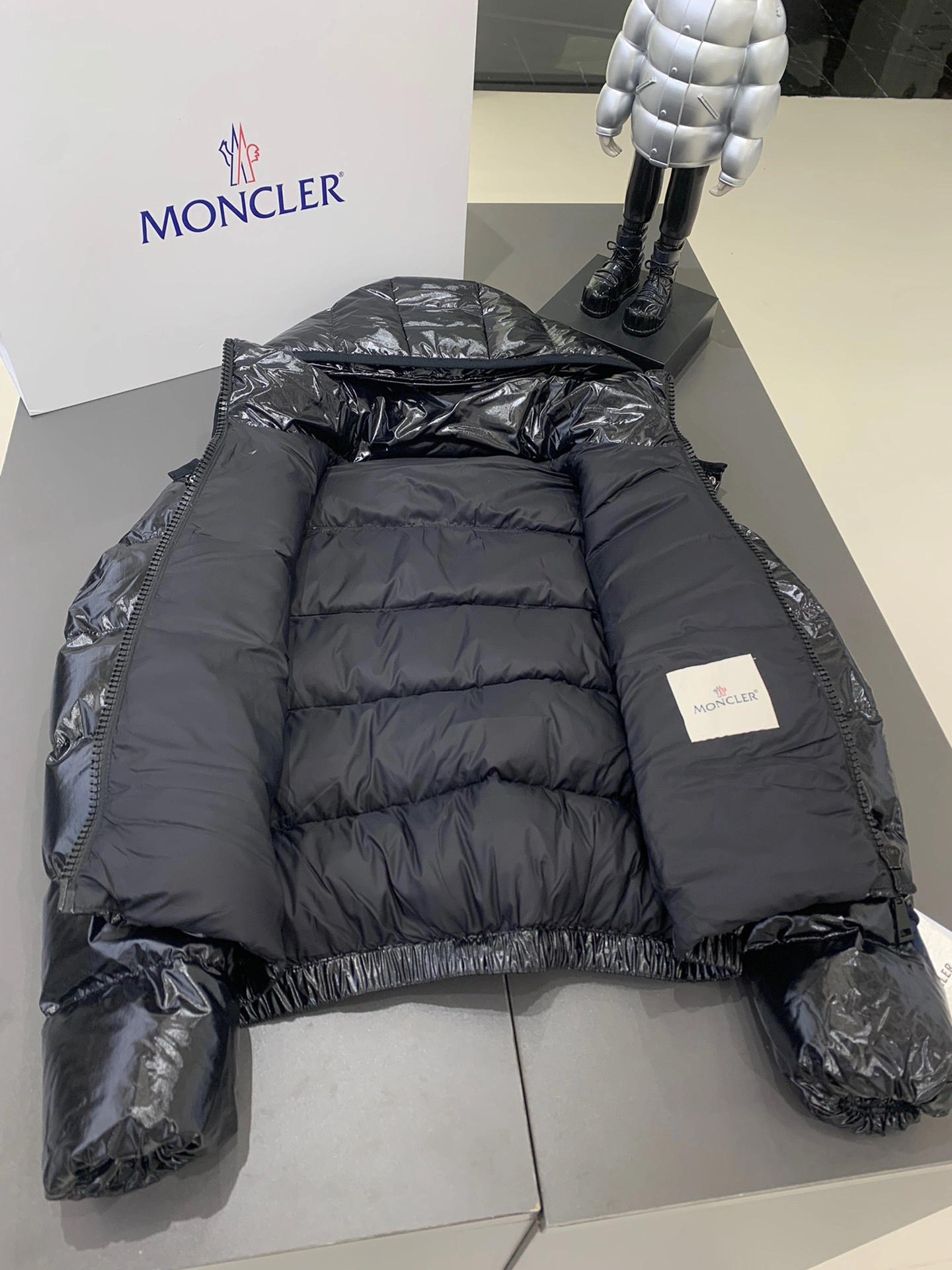 Bargain Moncler Down Jackets