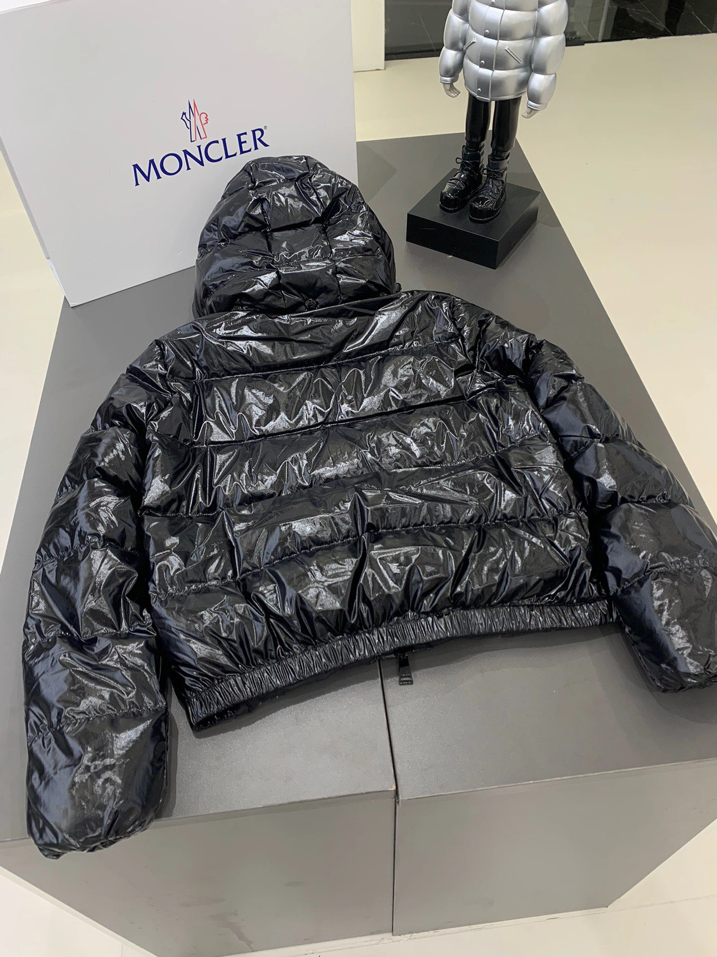 Bargain Moncler Down Jackets