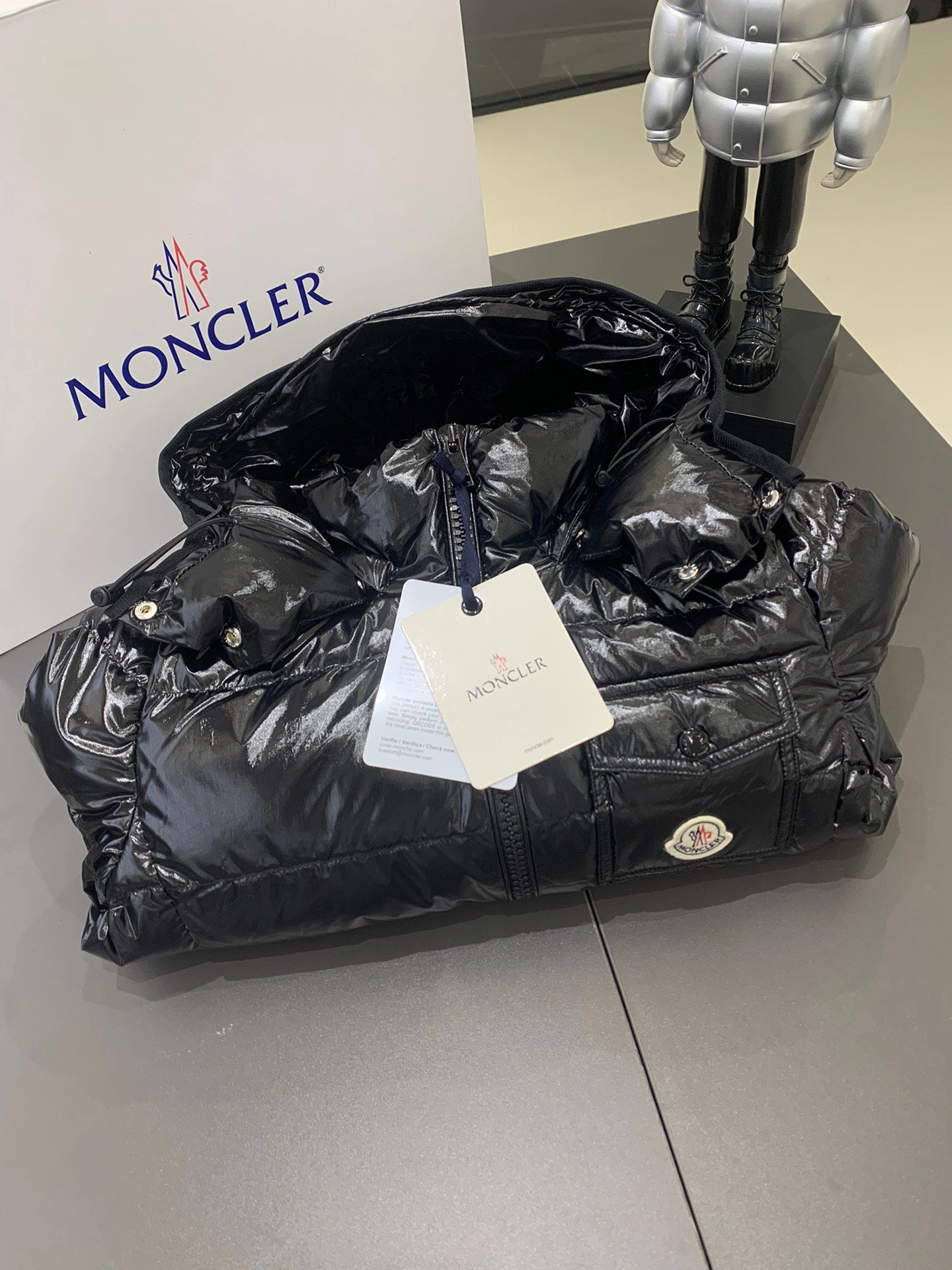 Bargain Moncler Down Jackets
