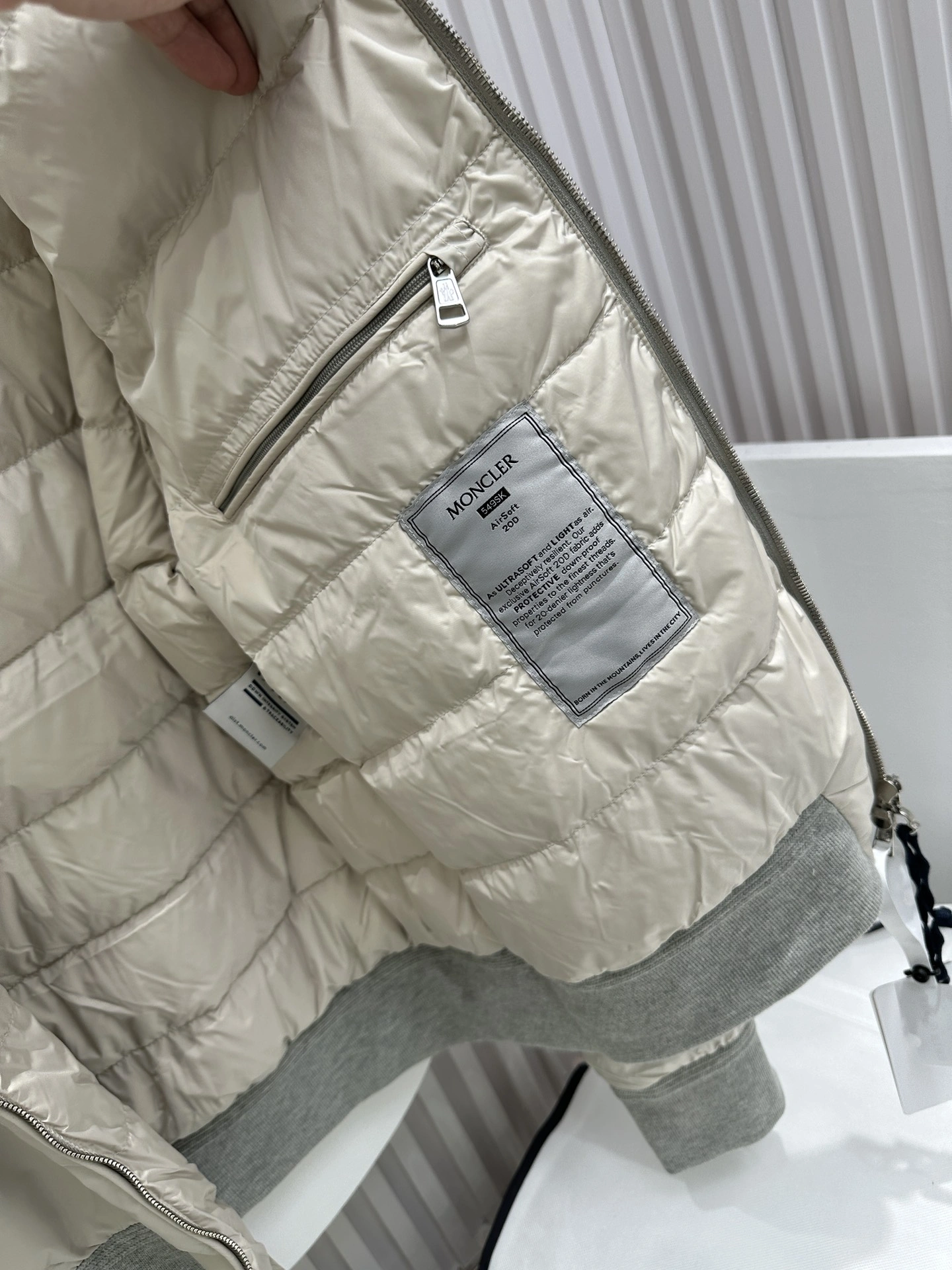 Accurate model Moncler Down Jackets