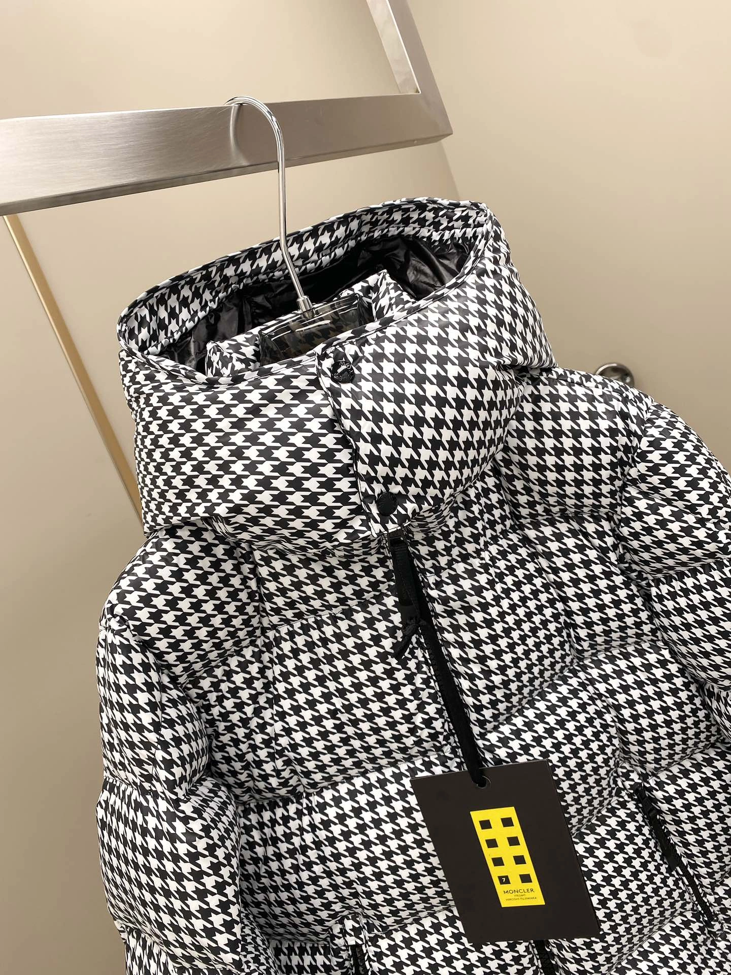 Cut-rate Moncler Down Jackets