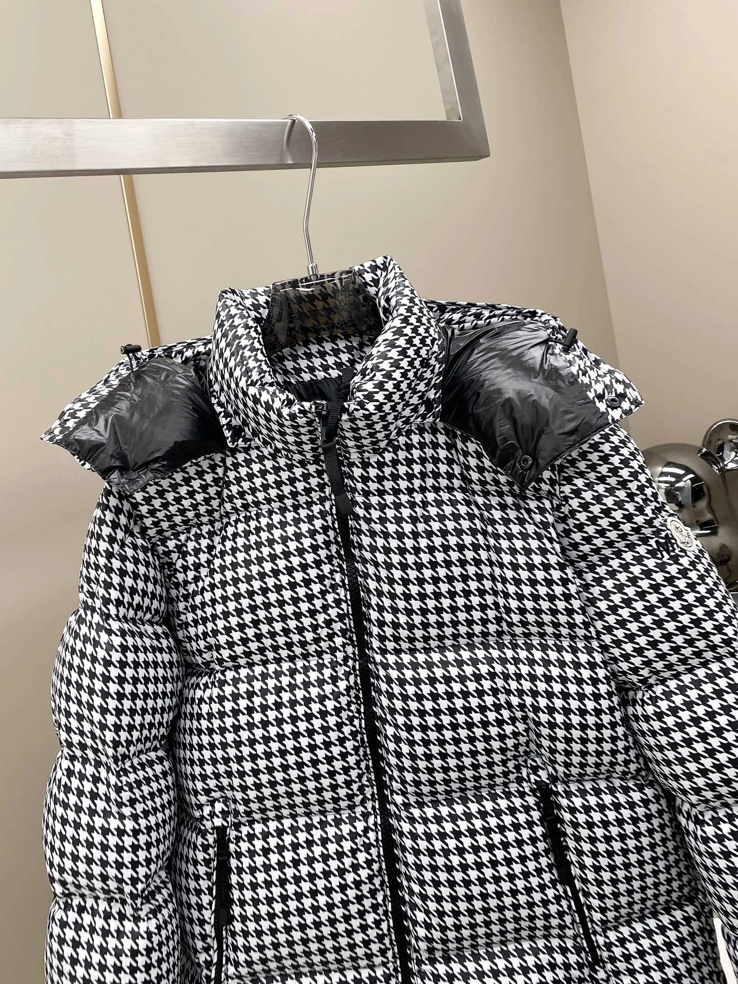 Cut-rate Moncler Down Jackets