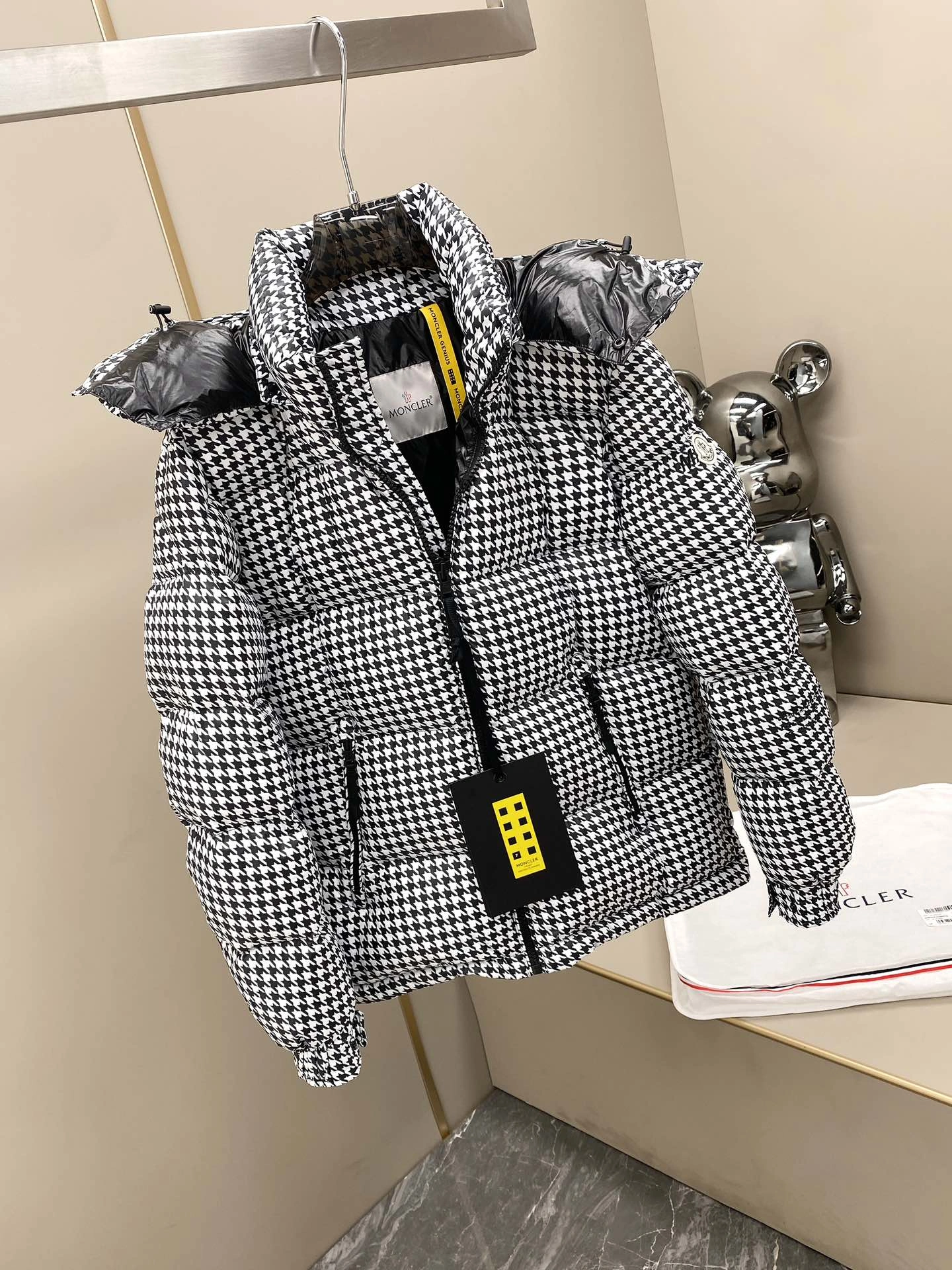 Cut-rate Moncler Down Jackets