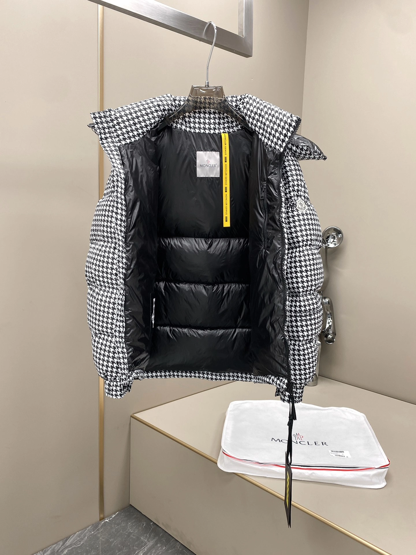 Cut-rate Moncler Down Jackets