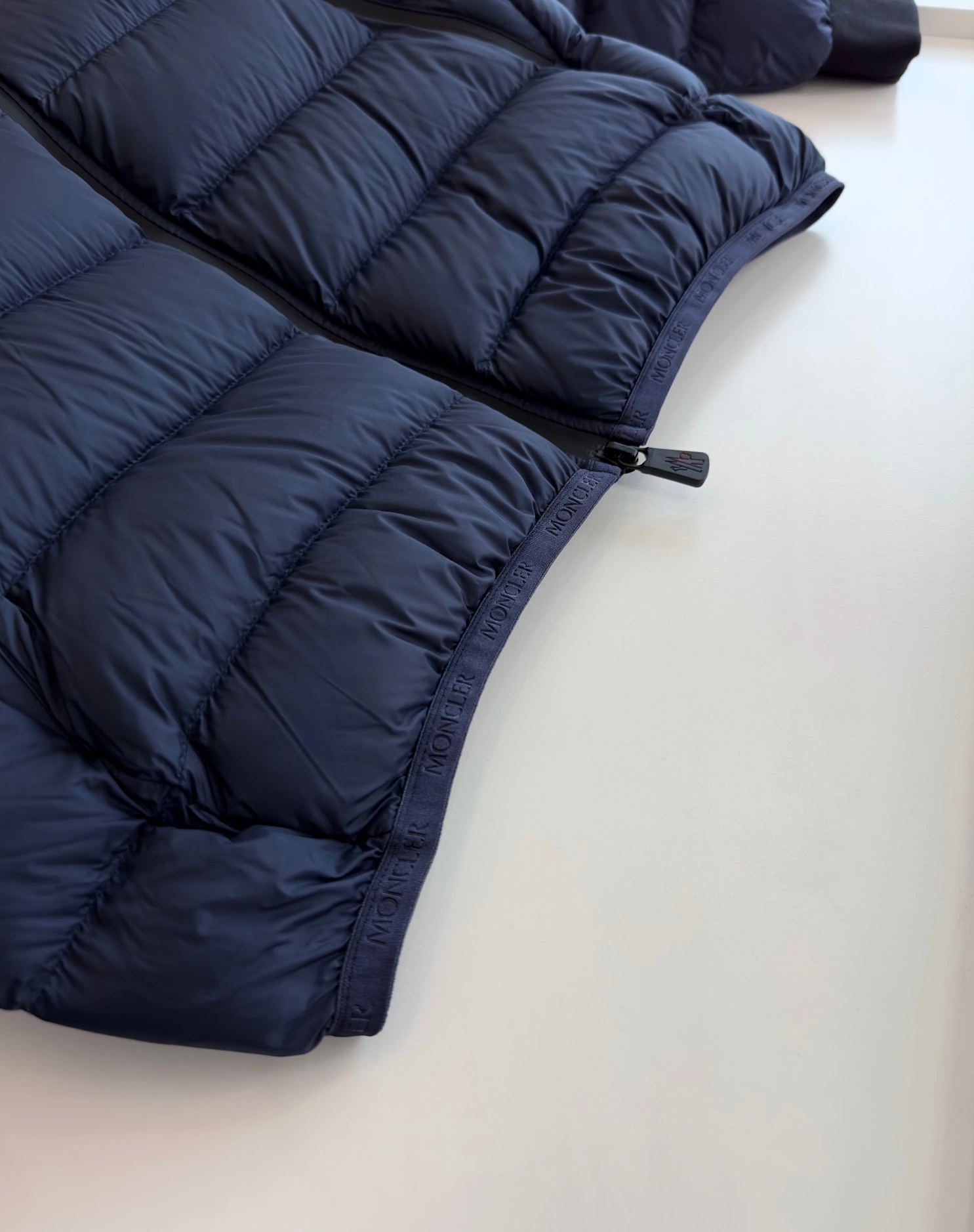 Accurate model Moncler Down Jackets