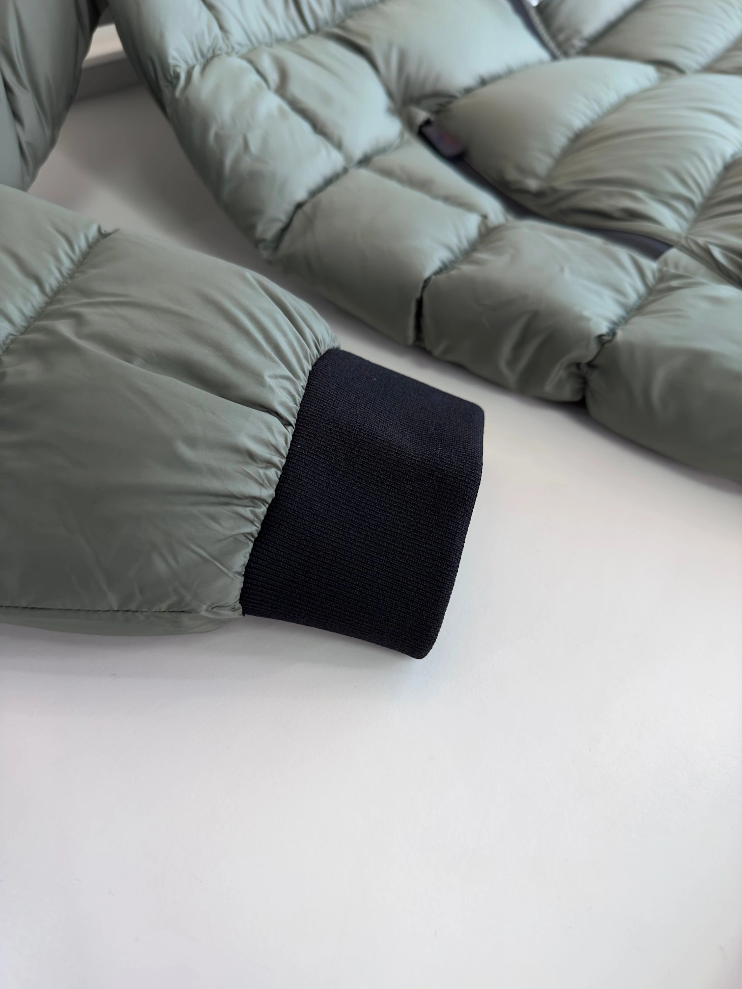 Top mirror Moncler Down Jackets