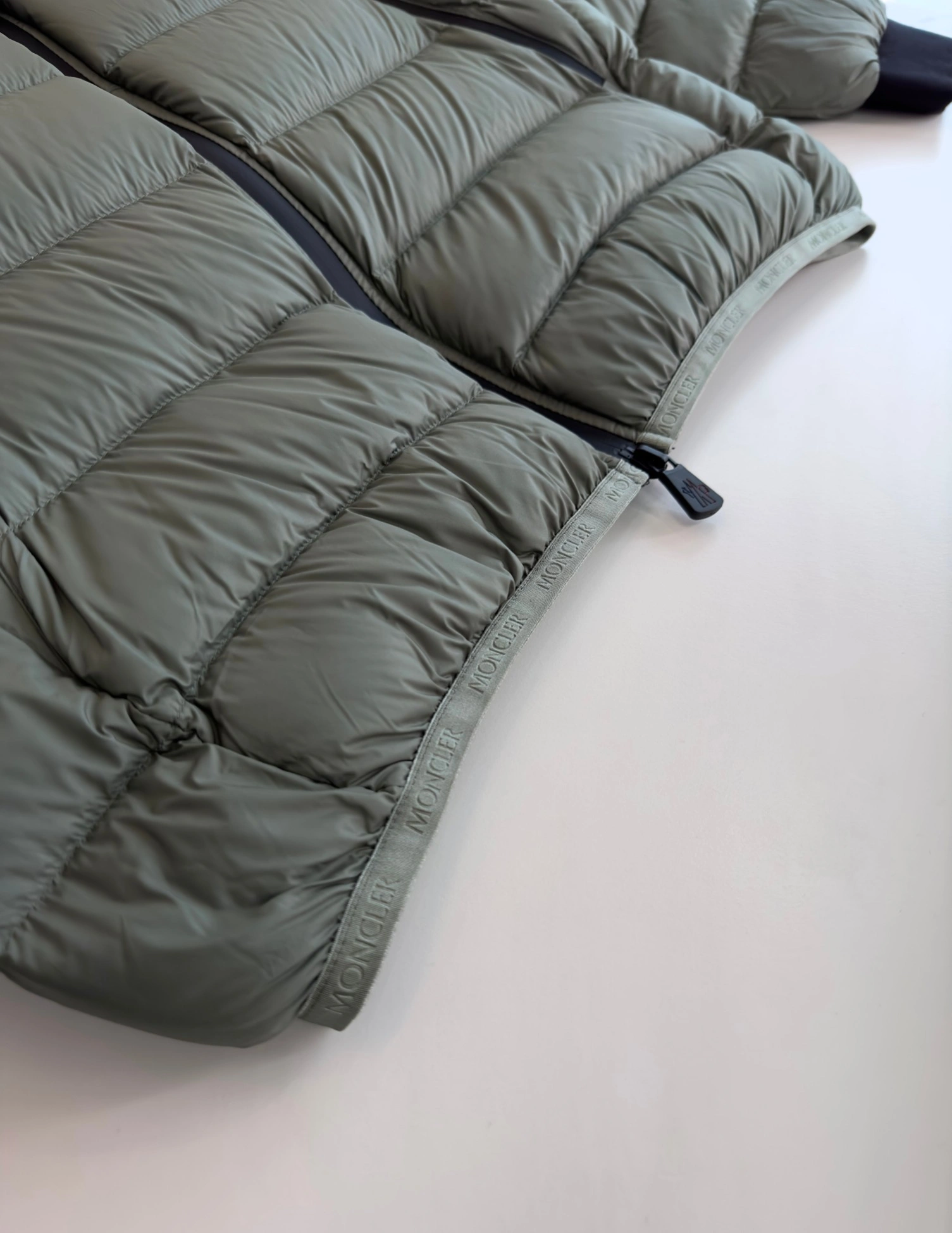 Top mirror Moncler Down Jackets