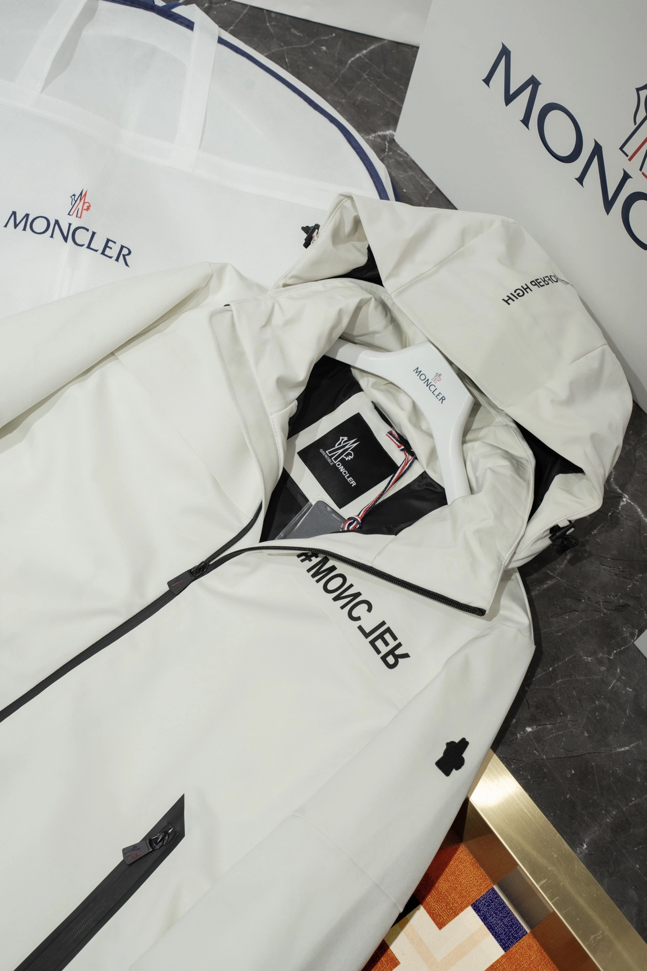 High fidelity Moncler Down Jackets