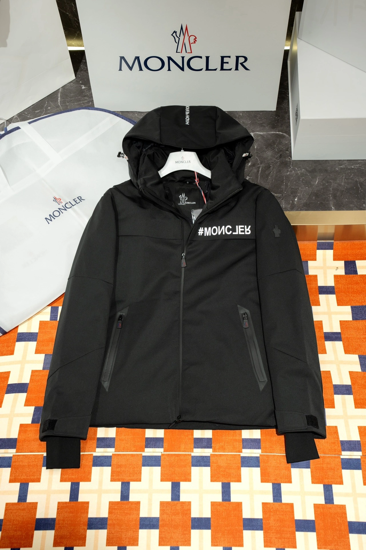 Top mirror Moncler Down Jackets
