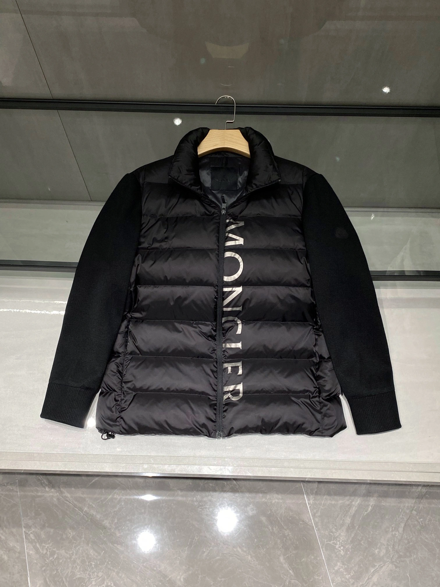 Bargain Moncler Down Jackets
